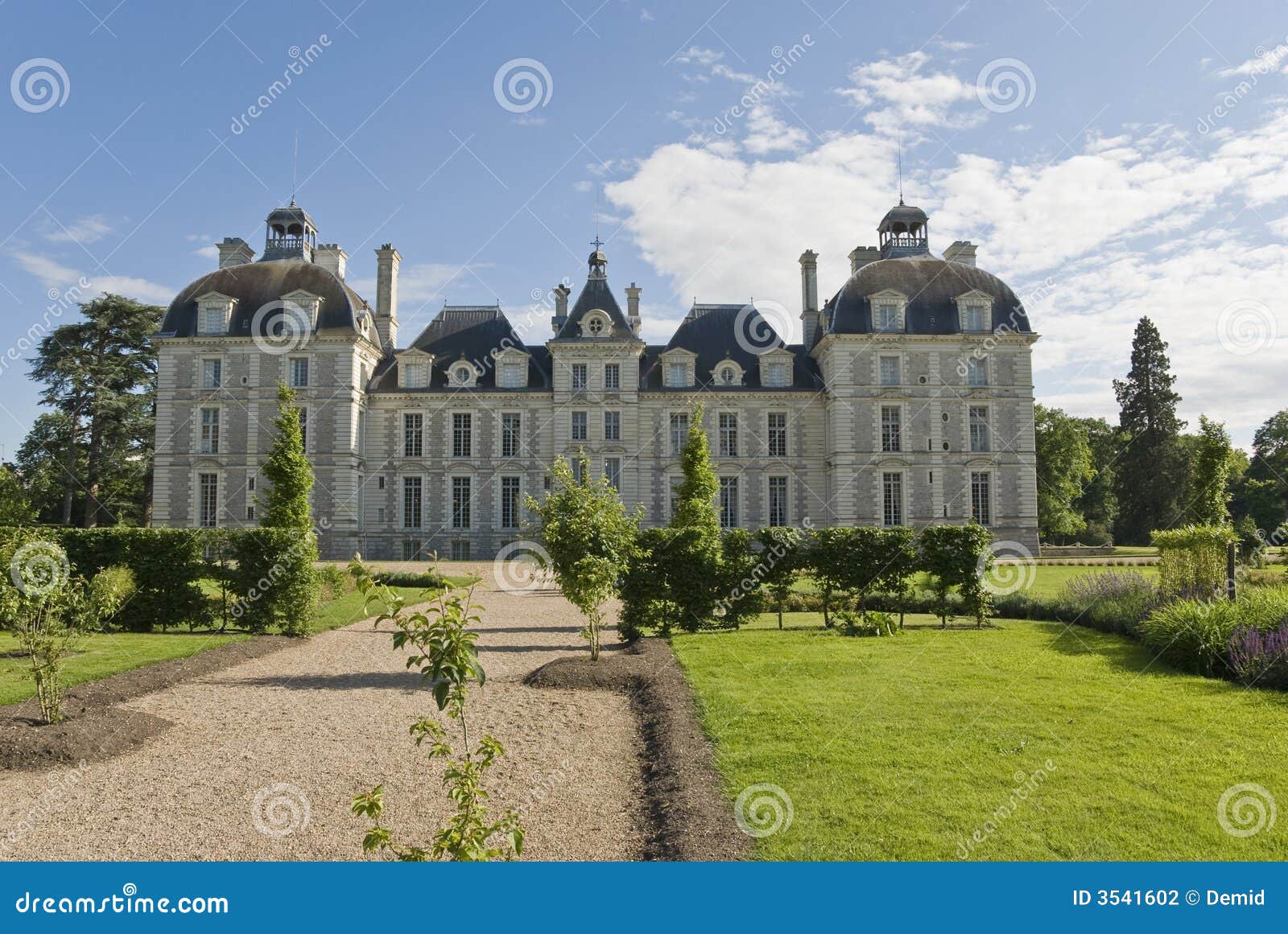 Garden of Chateau Cheverny stock photo. Image of medieval - 3541602