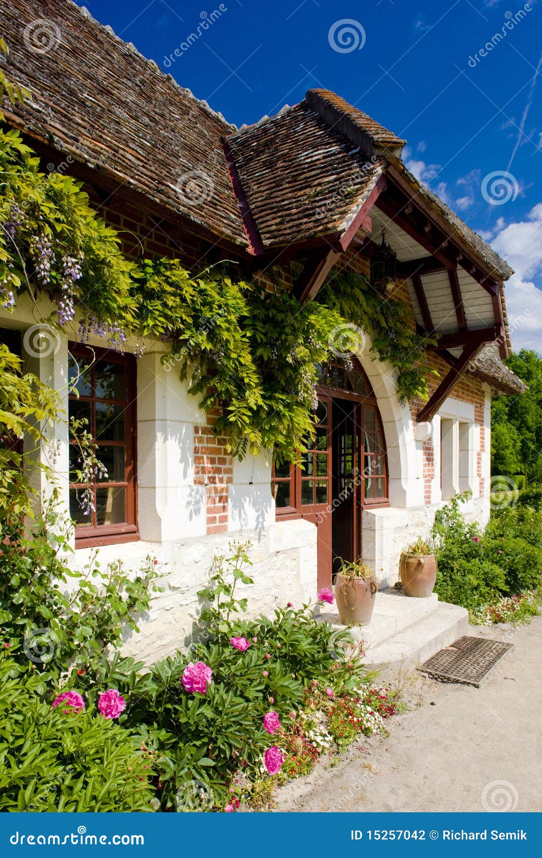 Garden of Chateau Du Moulin Stock Photo - Image of loire, exterior ...