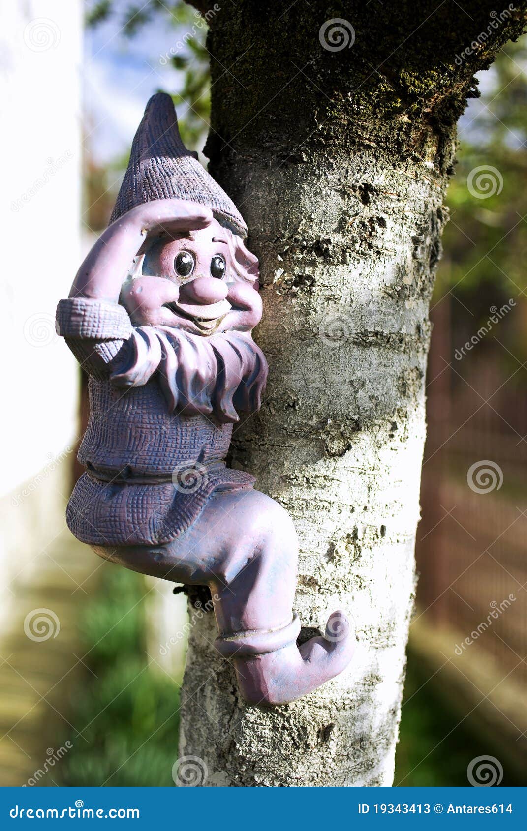 Garden Dwarf stock image. Image of statue, green, climb - 19343413