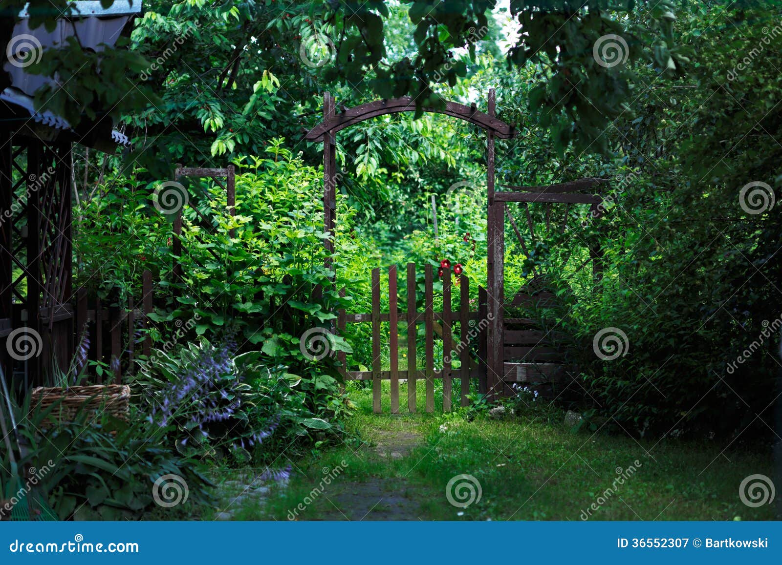 Garden gate stock image. Image of metal, artistic, green - 36552307