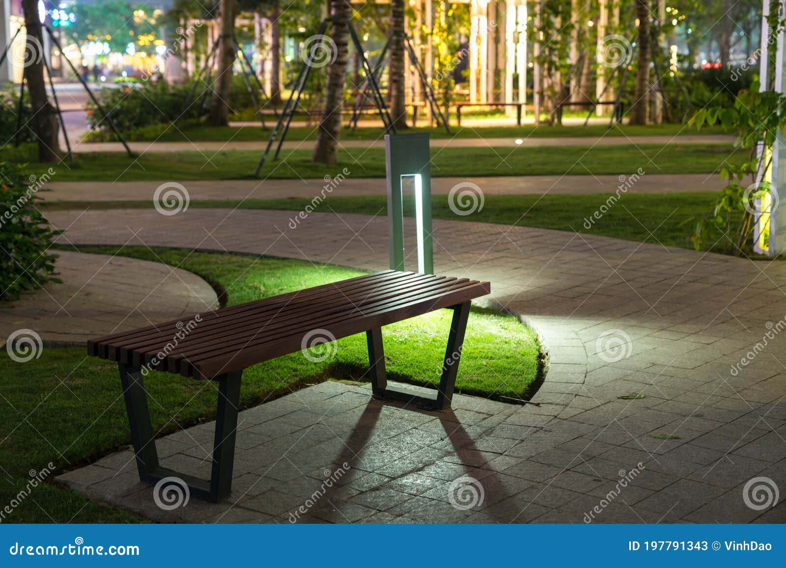 Garden Glowing Decoration Light in the Park at Night with Park Bench ...
