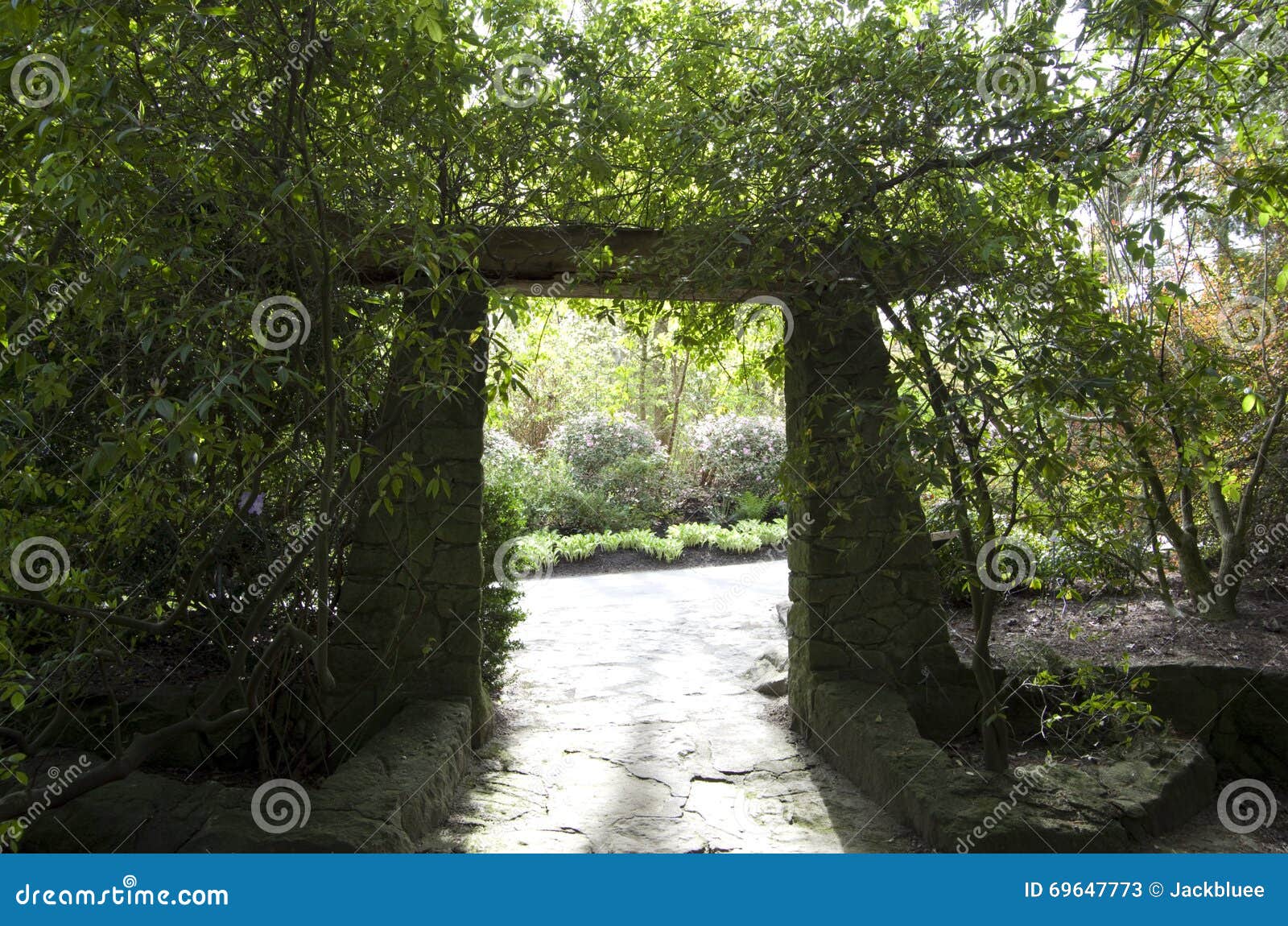 Stone Gate Stock Photo | CartoonDealer.com #27901332