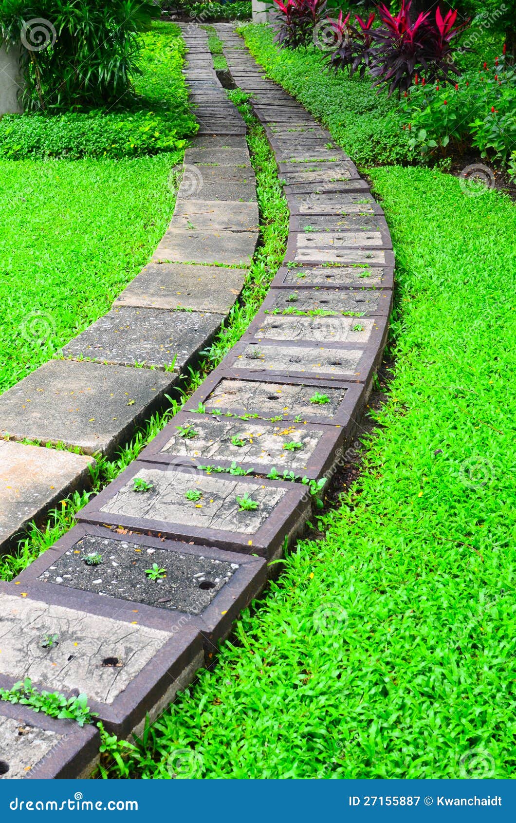 Garden Stone Path with Grass Stock Image - Image of green, design: 27155887