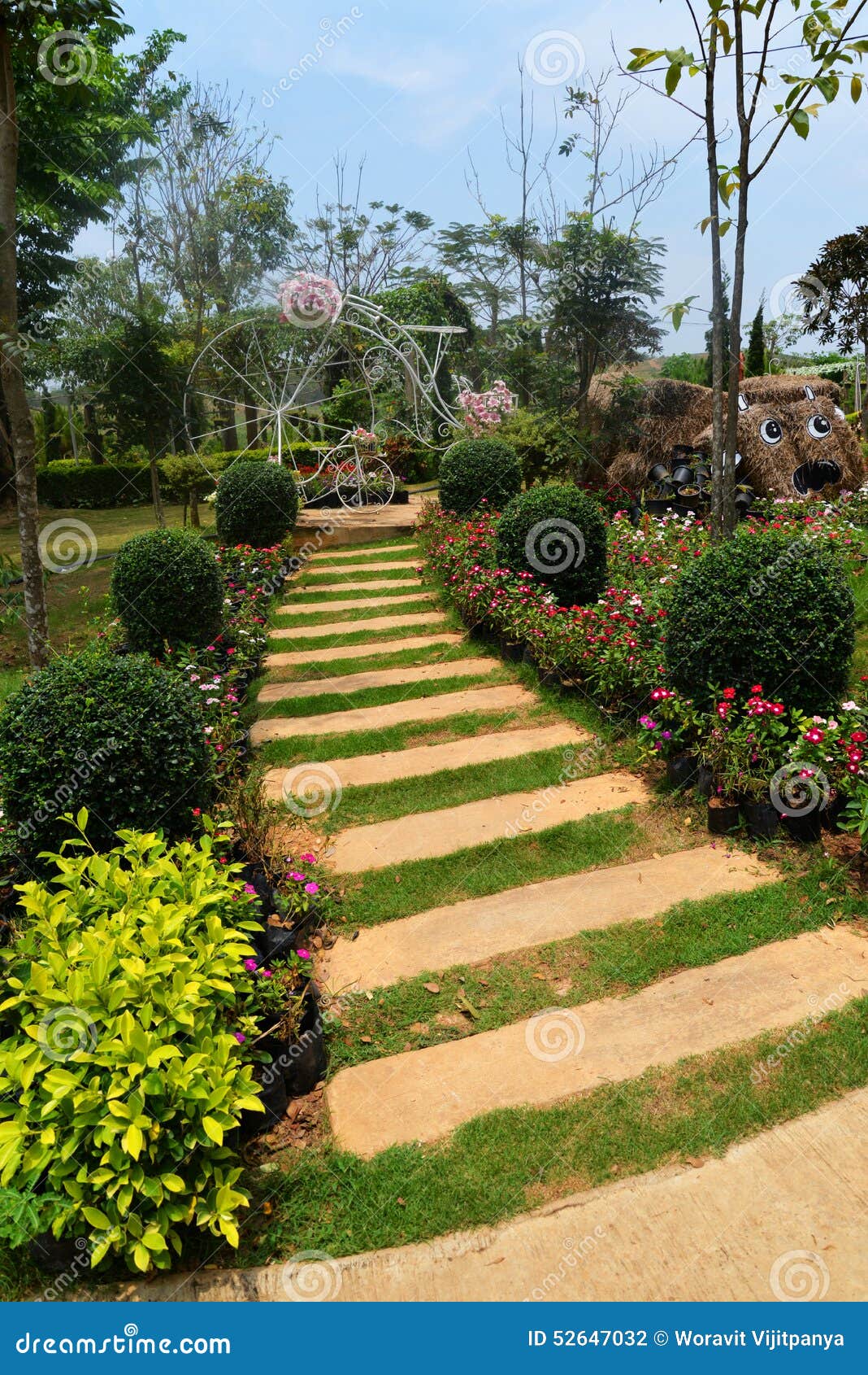 Garden Walkway stock photo. Image of classic, pathway - 52647032