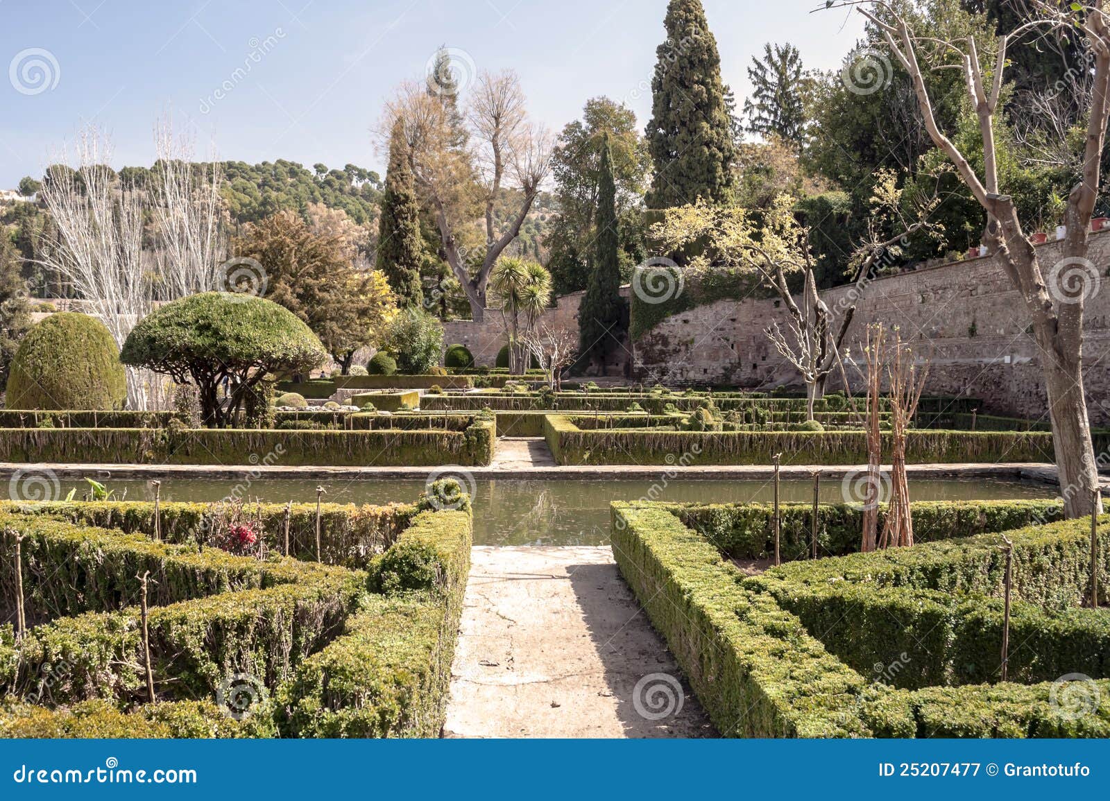 Gardens of Alhambra stock image. Image of tourism, walk - 25207477