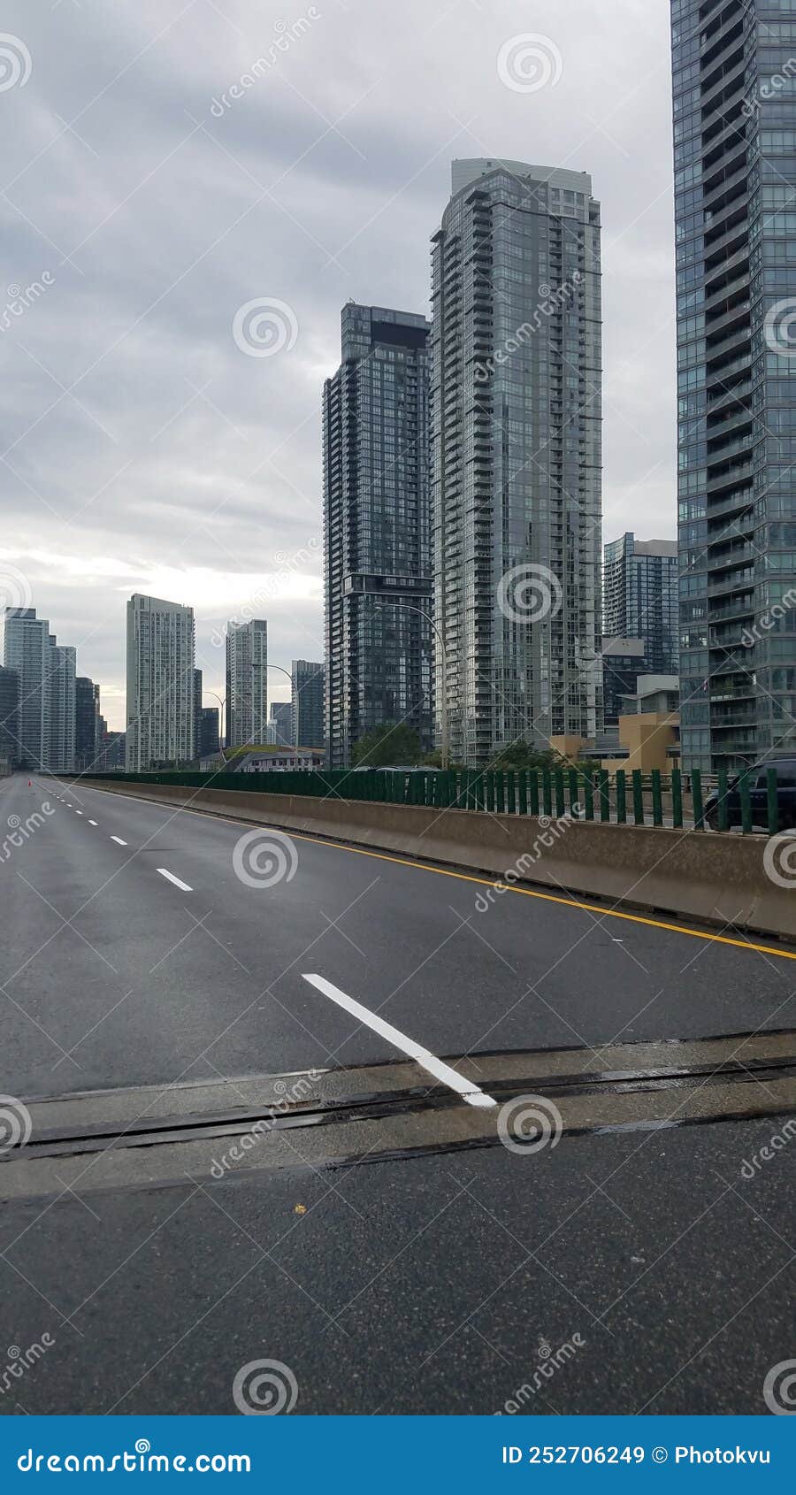 Gardiner Expressway in Toronto Downtown Editorial Stock Image - Image ...