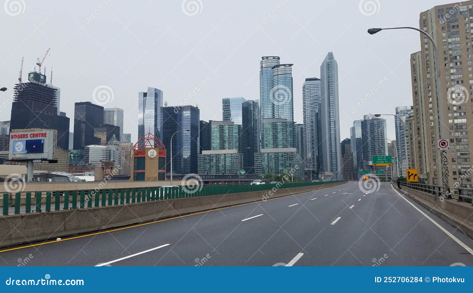 Gardiner Expressway in Toronto Downtown Editorial Stock Image - Image ...