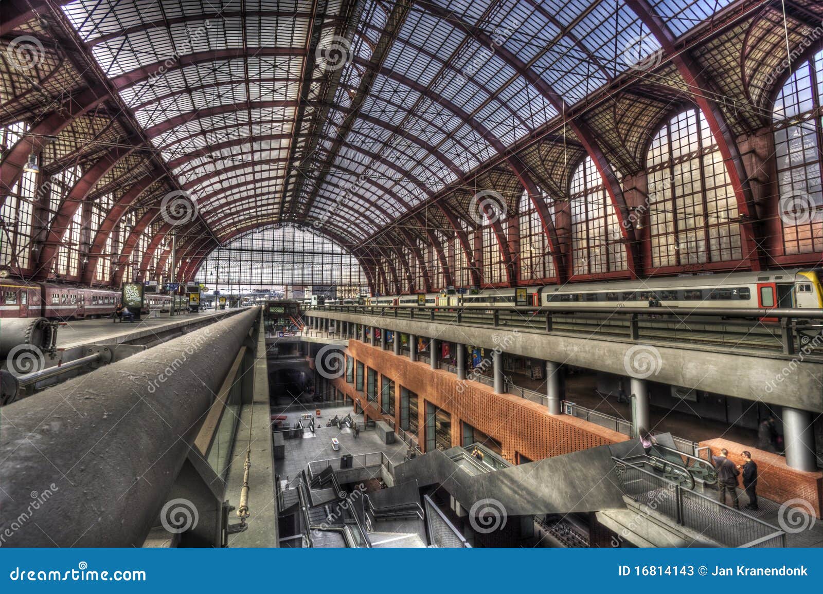 Gare d'Anvers photo stock éditorial. Image du railroad - 16814143