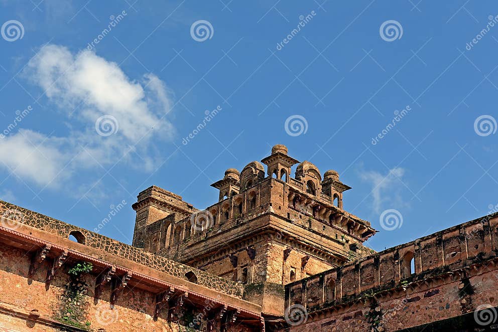 Garh Kundar fort zdjęcie stock. Obraz złożonej z niebo - 46133466