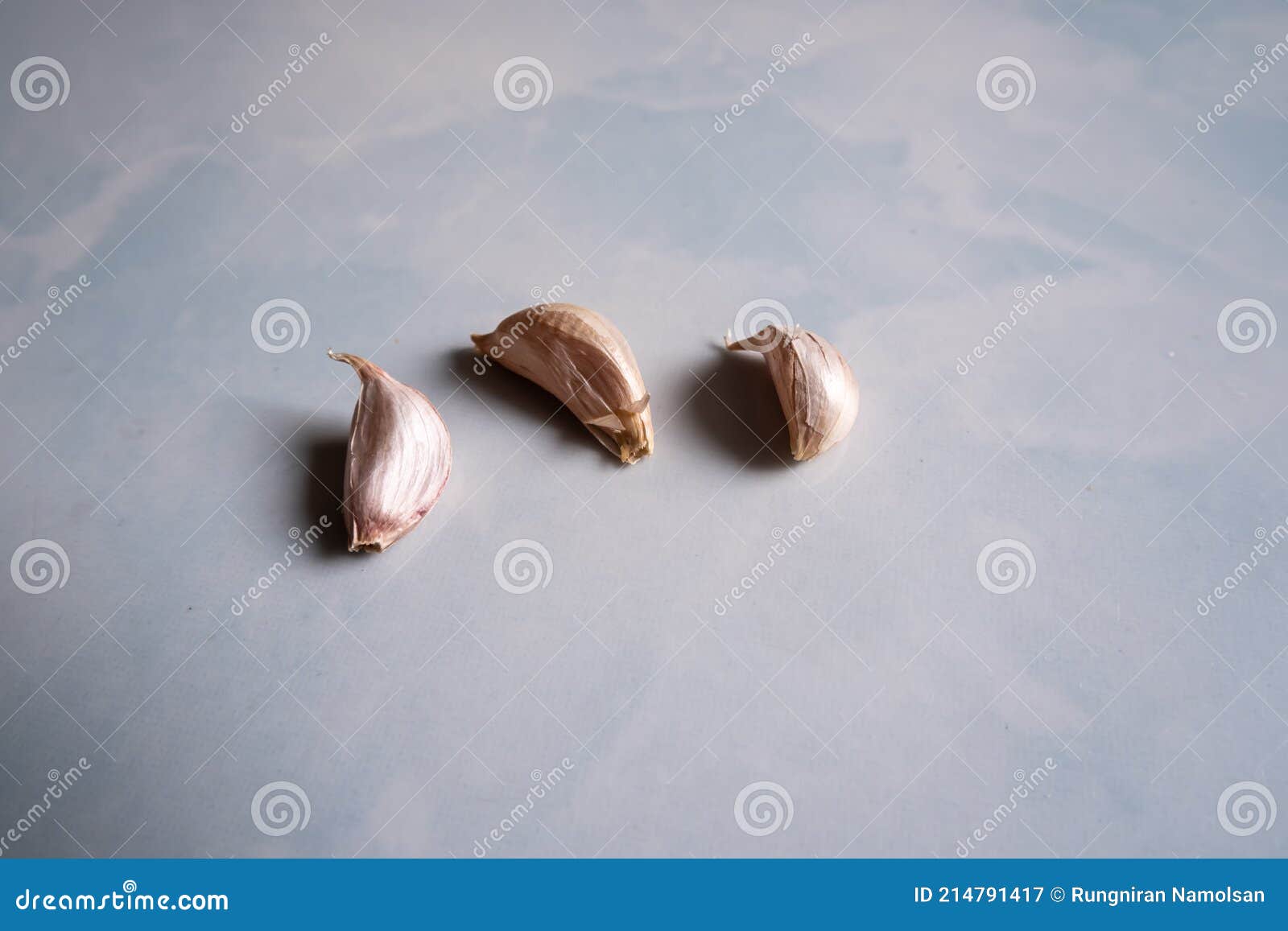 Garlic is Divided into Three Cloves Arranged Stock Image - Image of ...