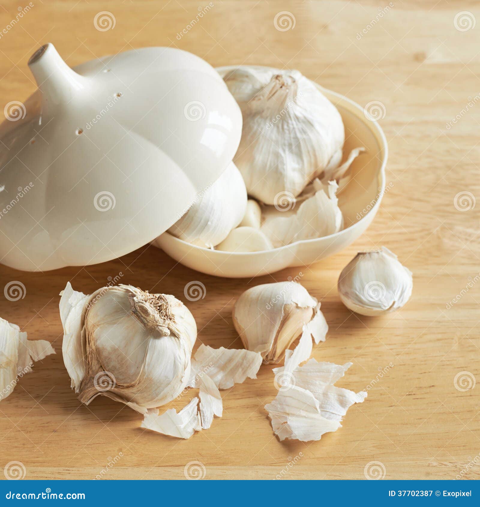 Garlic in a Garlic Shaped Box Stock Image - Image of retro, freshness ...