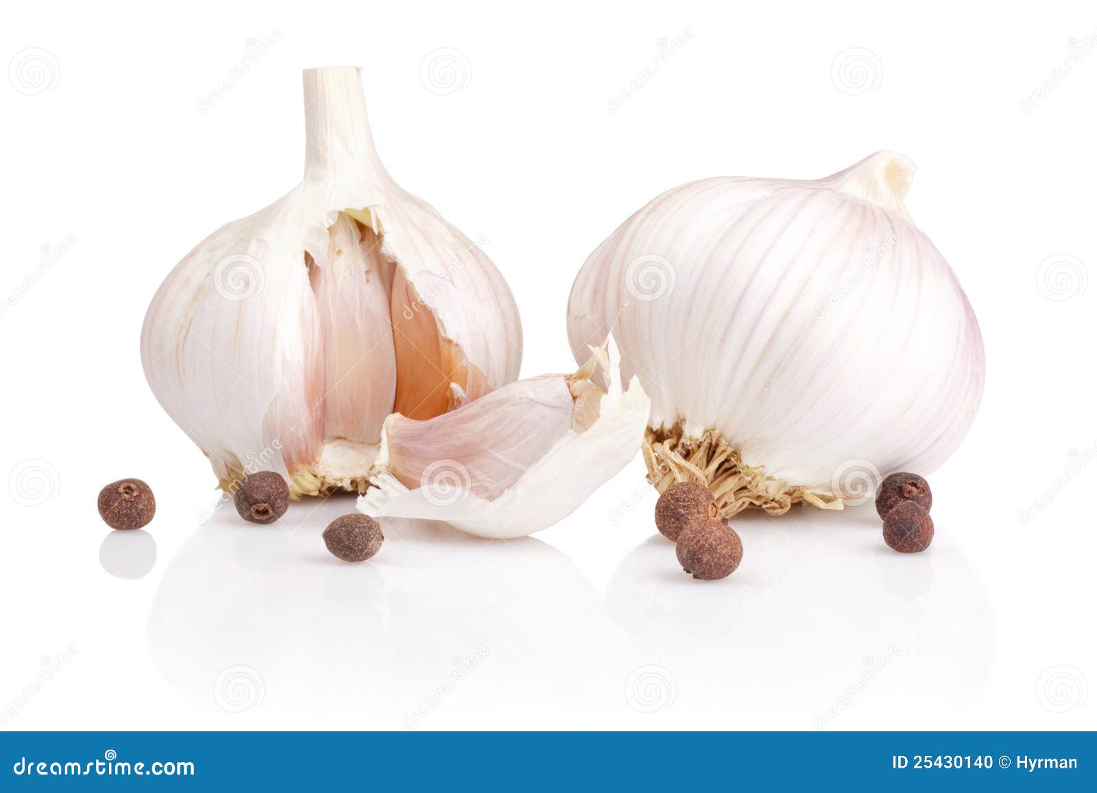 Garlic, Pieces and Allspice Stock Photo - Image of italian, group: 25430140