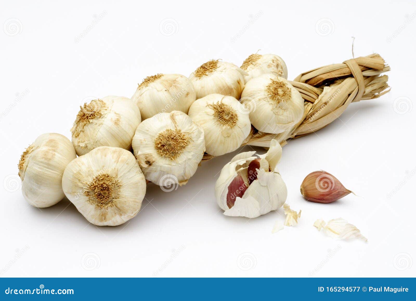 Garlic Plait, String of Garlic Bulbs Stock Image - Image of alliums ...