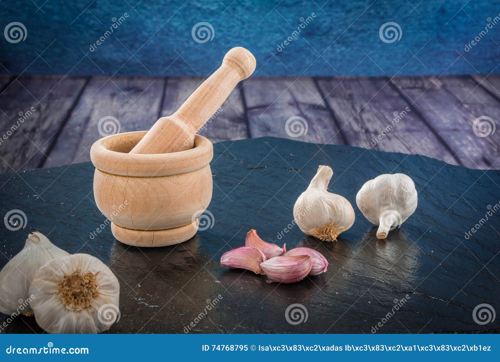 Garlic Prepared To Be Pounded in a Mortar Stock Image - Image of ...