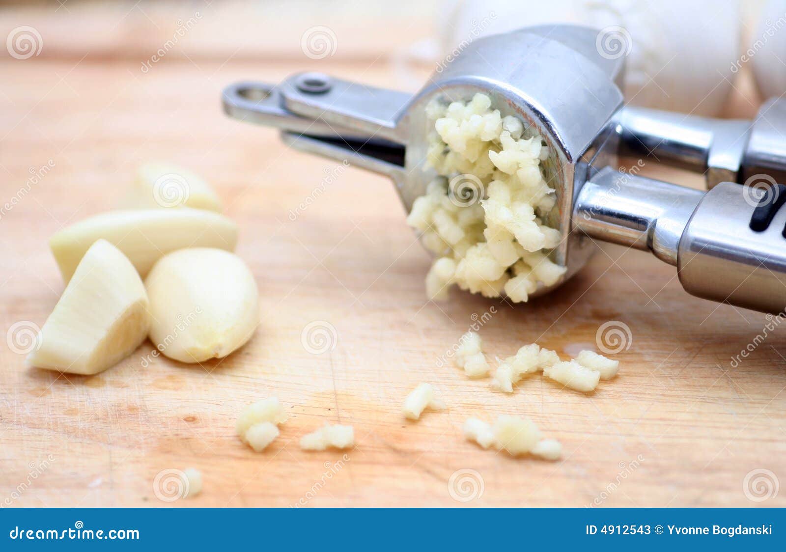 Garlic Press with Fresh Garlic Stock Image - Image of natural, savory ...