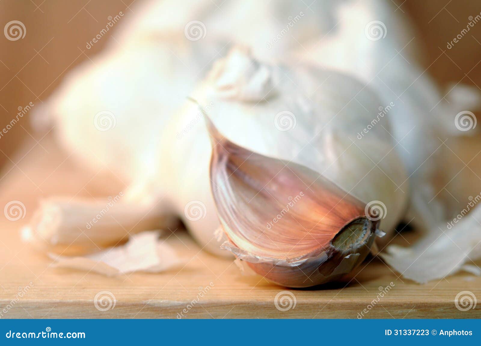 Garlic section stock image. Image of nutrition, fruit - 31337223