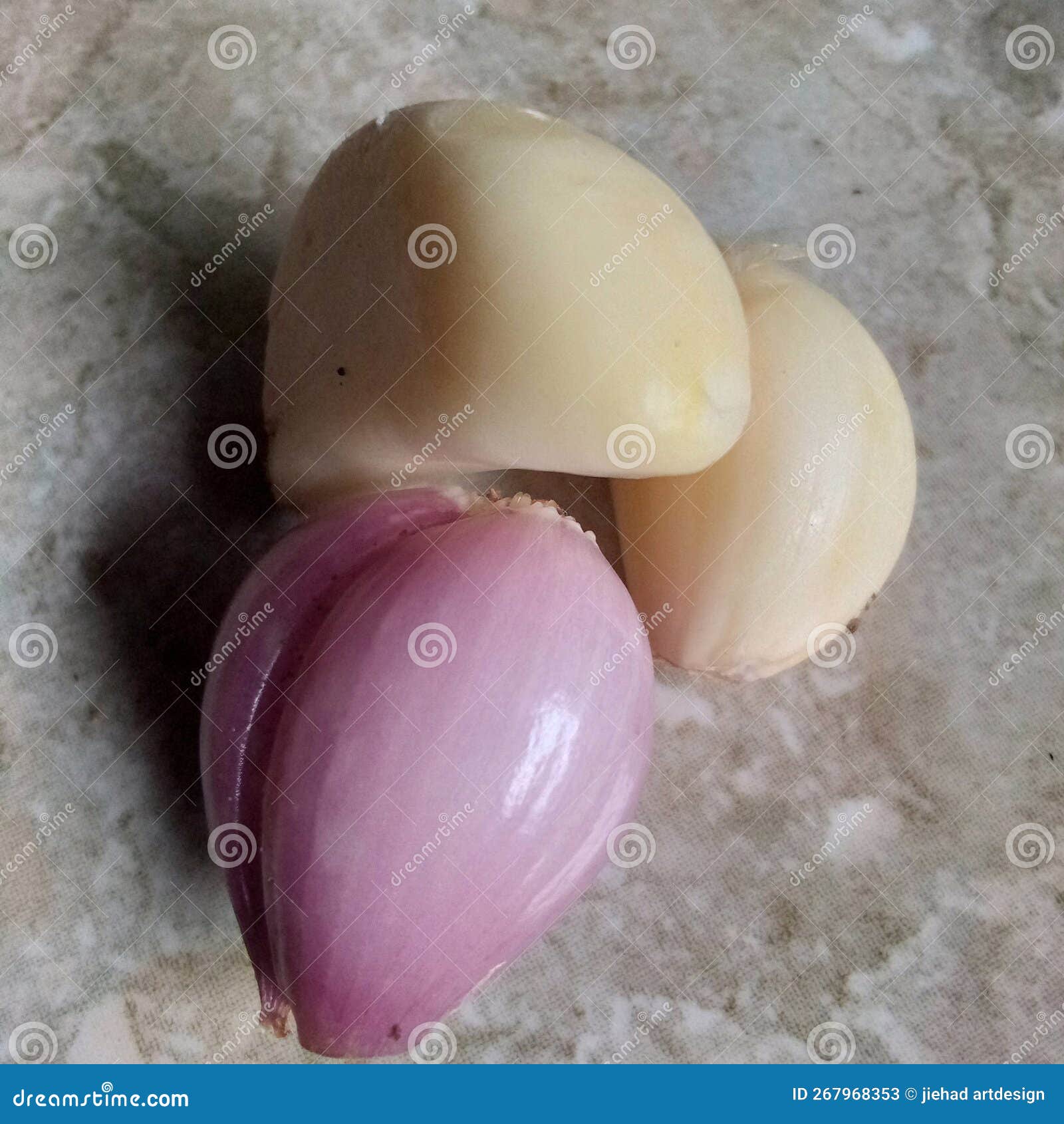 Garlic and shallots stock image. Image of pink, commonly - 267968353