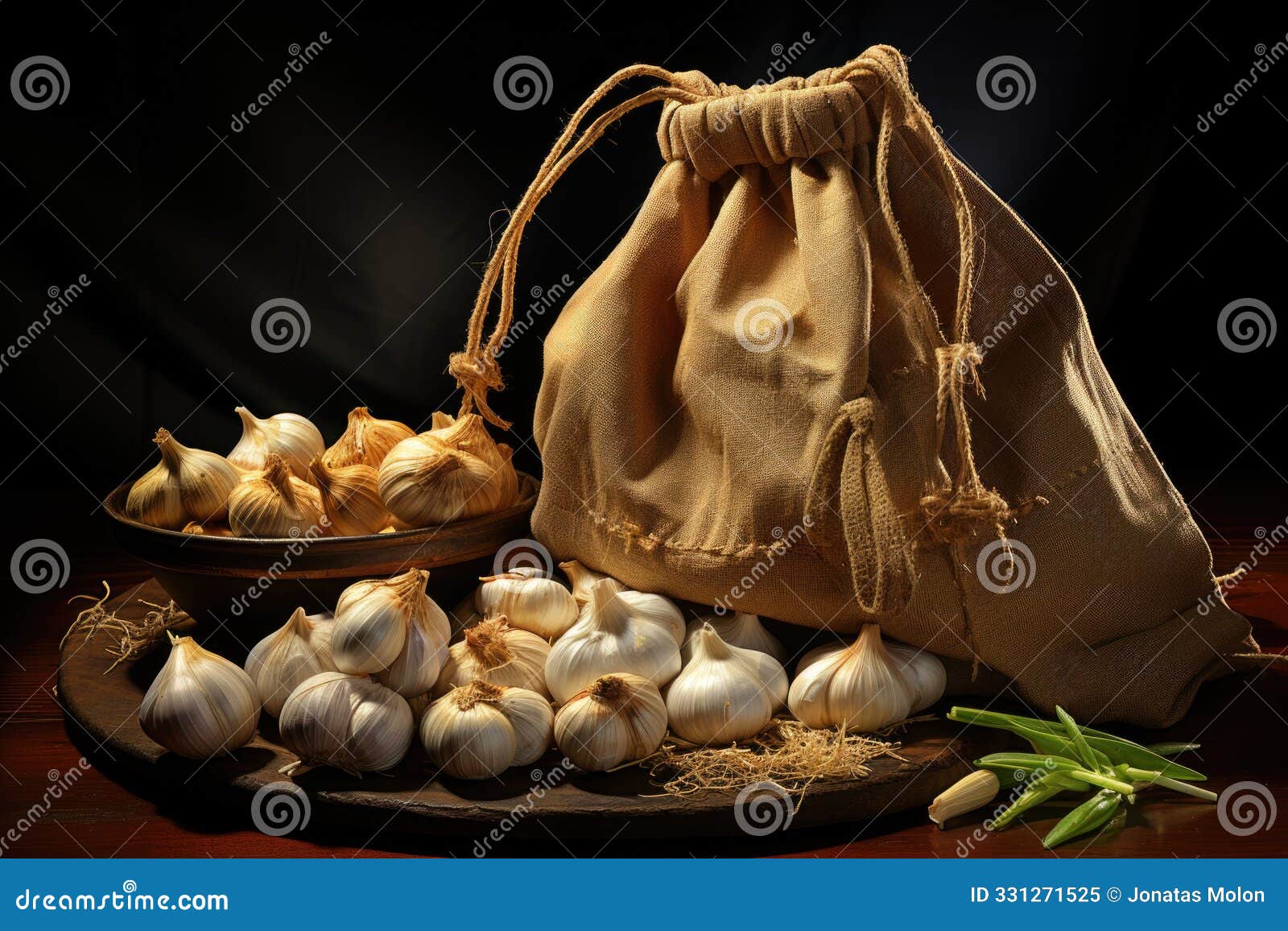 Garlic. Side View Of A Clove Of Garlic In The Husk. Sketch. Vegetable ...