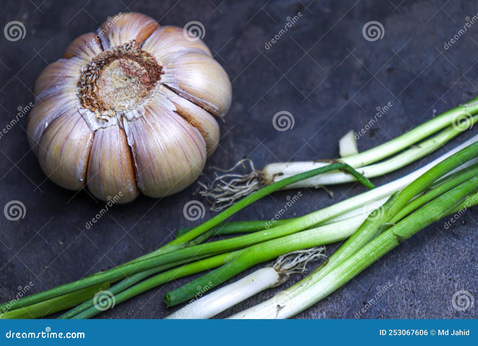 Garlic with Tree on Kitchen Stock Photo - Image of fresh, health: 253067606