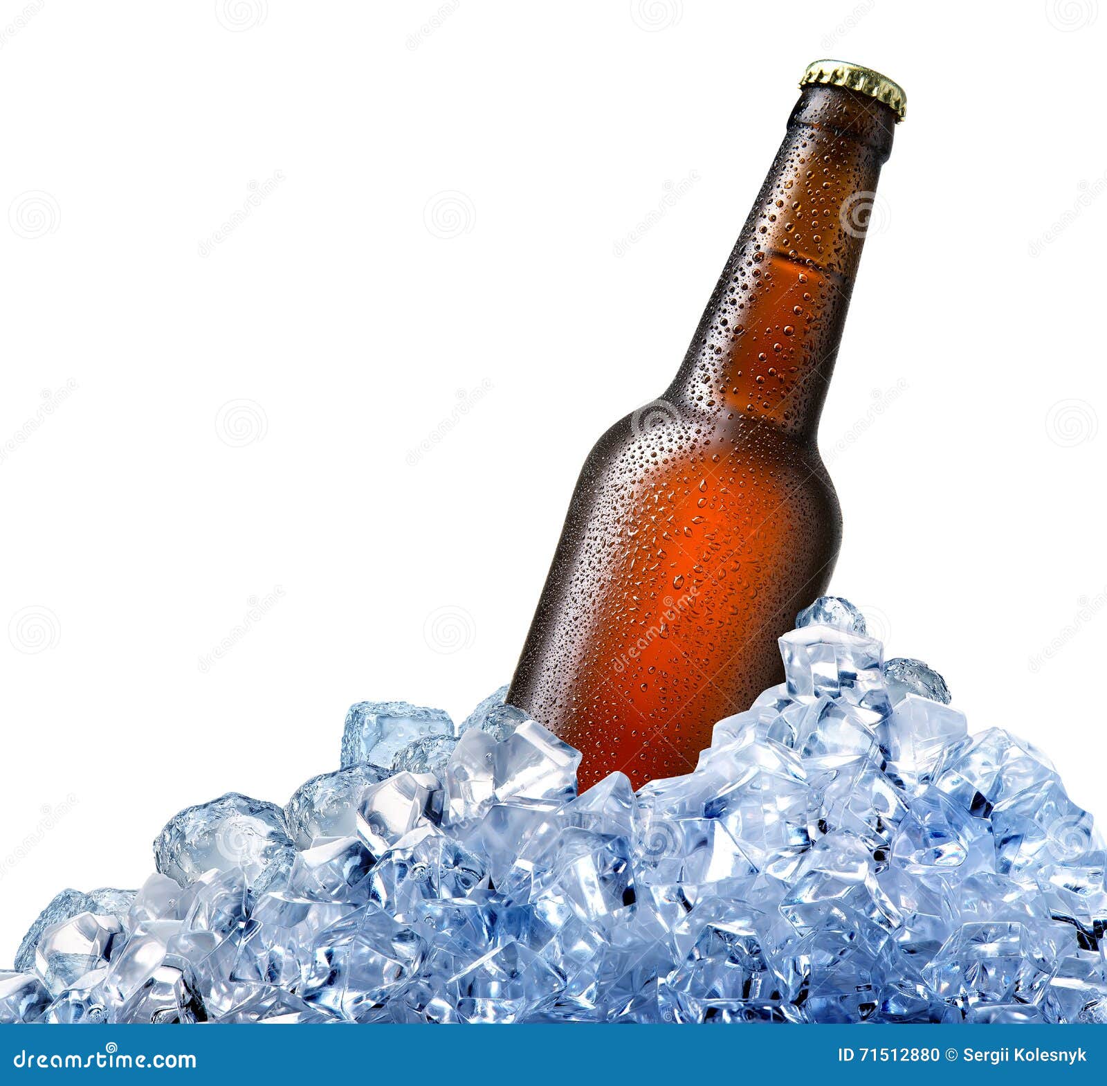 Garrafa da cerveja no gelo foto de stock. Imagem de isolado - 71512880