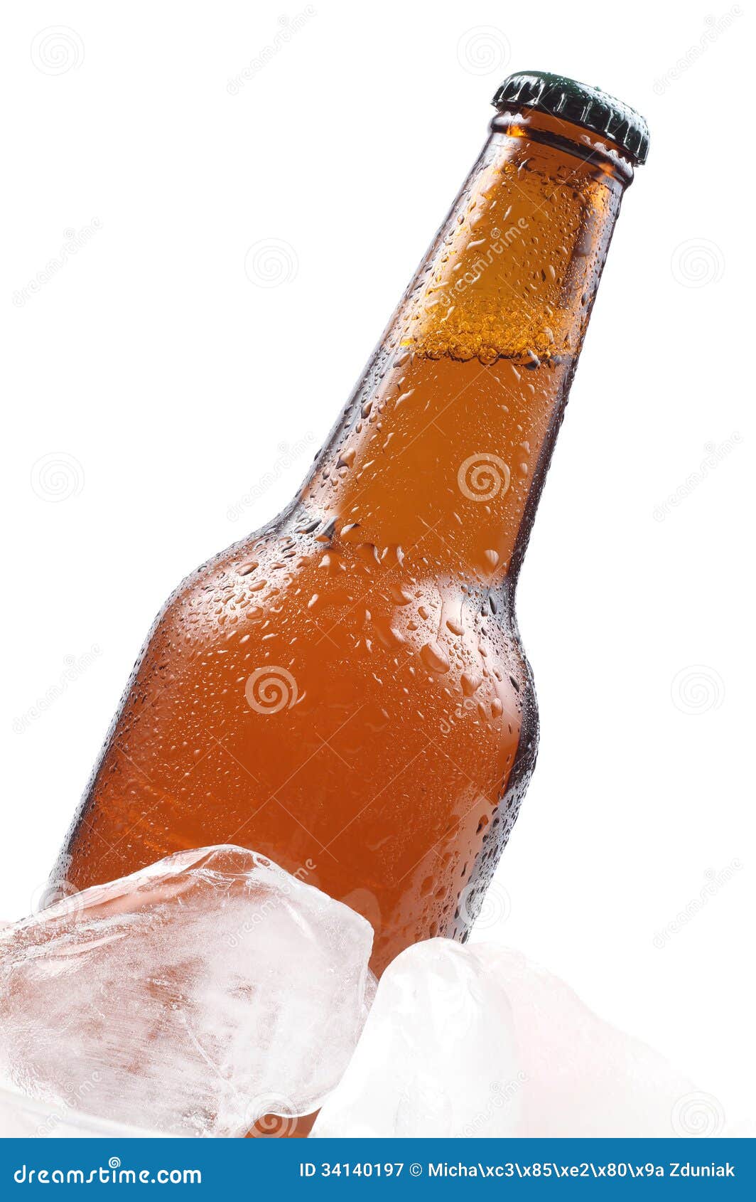 Garrafa e gelo de cerveja imagem de stock. Imagem de congelado - 34140197