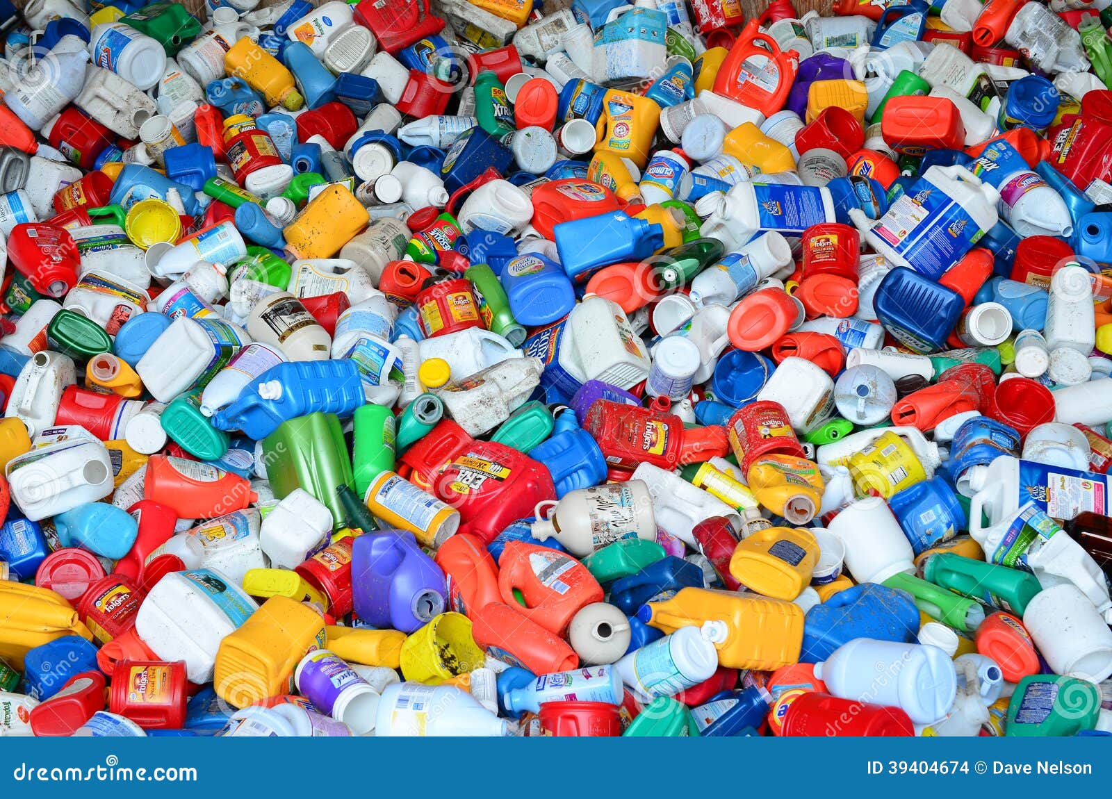 Garrafas Plásticas Para Reciclar Imagem de Stock Editorial - Imagem de ...