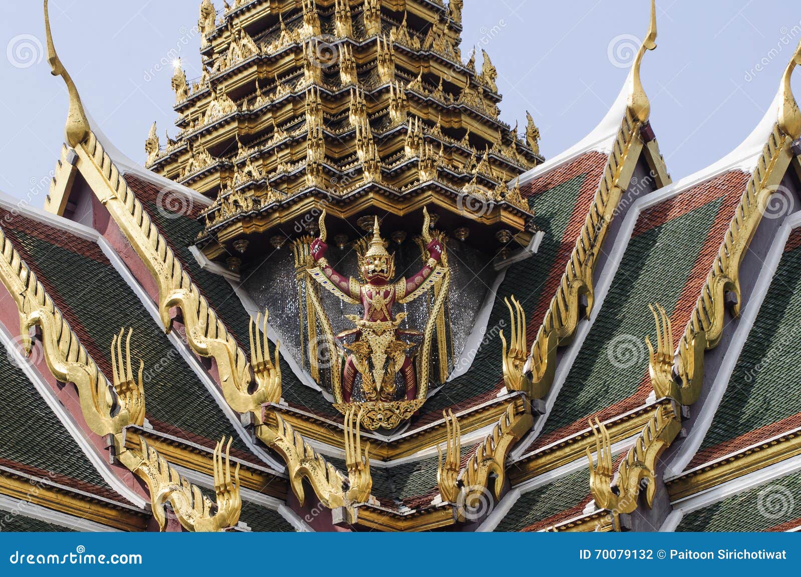 Garuda Holding a Serpent Statue at the Back of the Grand Palace Stock ...