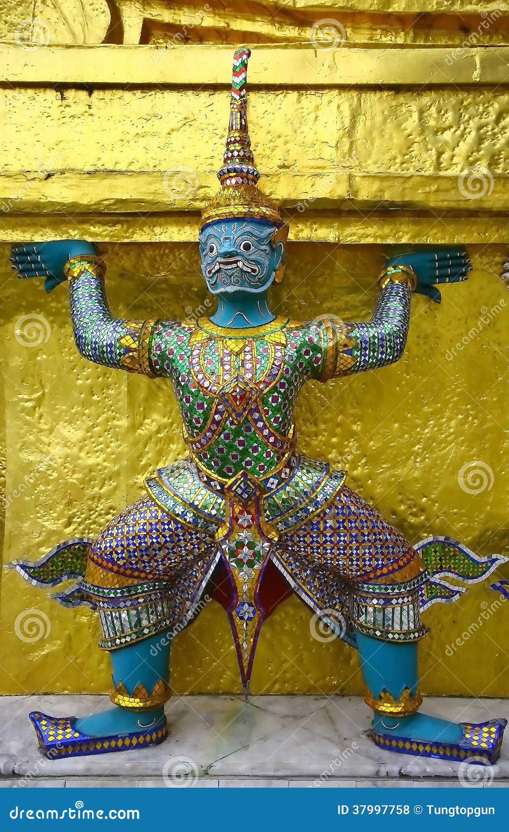 Garuda, Wat Phra Kaew stock photo. Image of gold, garuda - 37997758