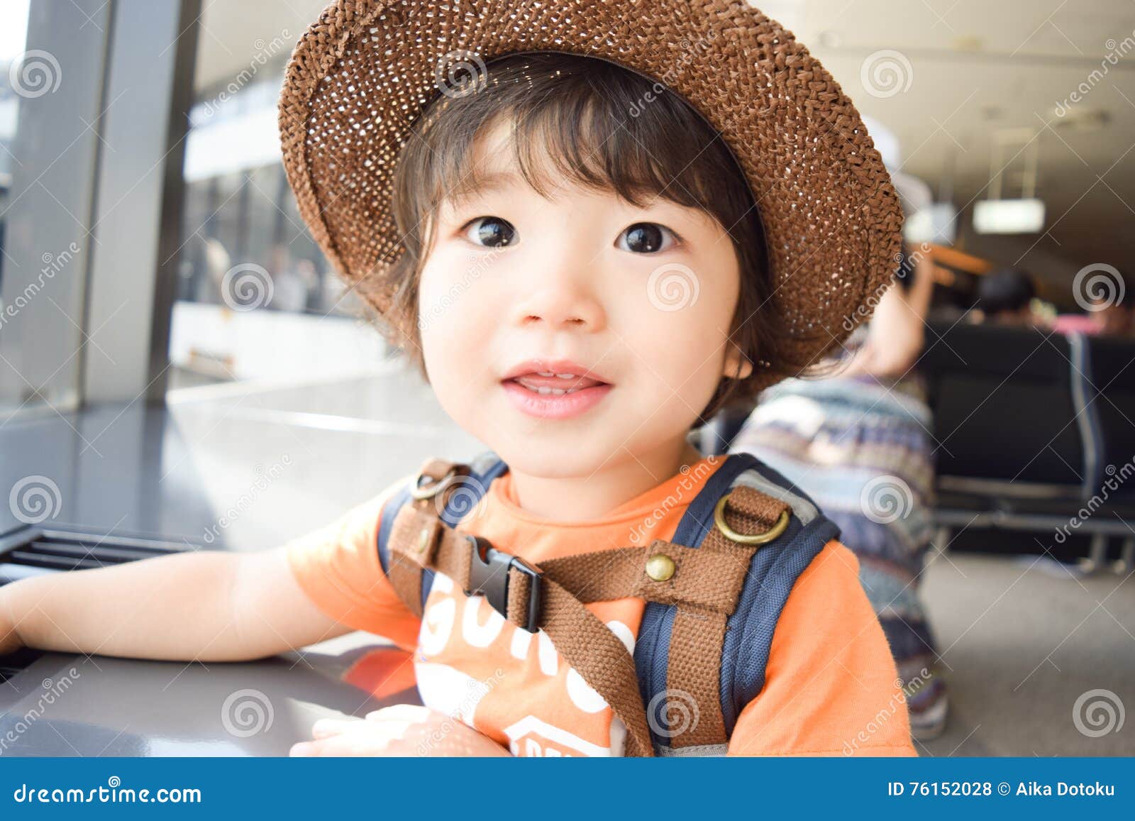 Garçon De Port De Chapeau Qui Est Enfant Mignon De Japonais Photo Stock Image Du Chapeau