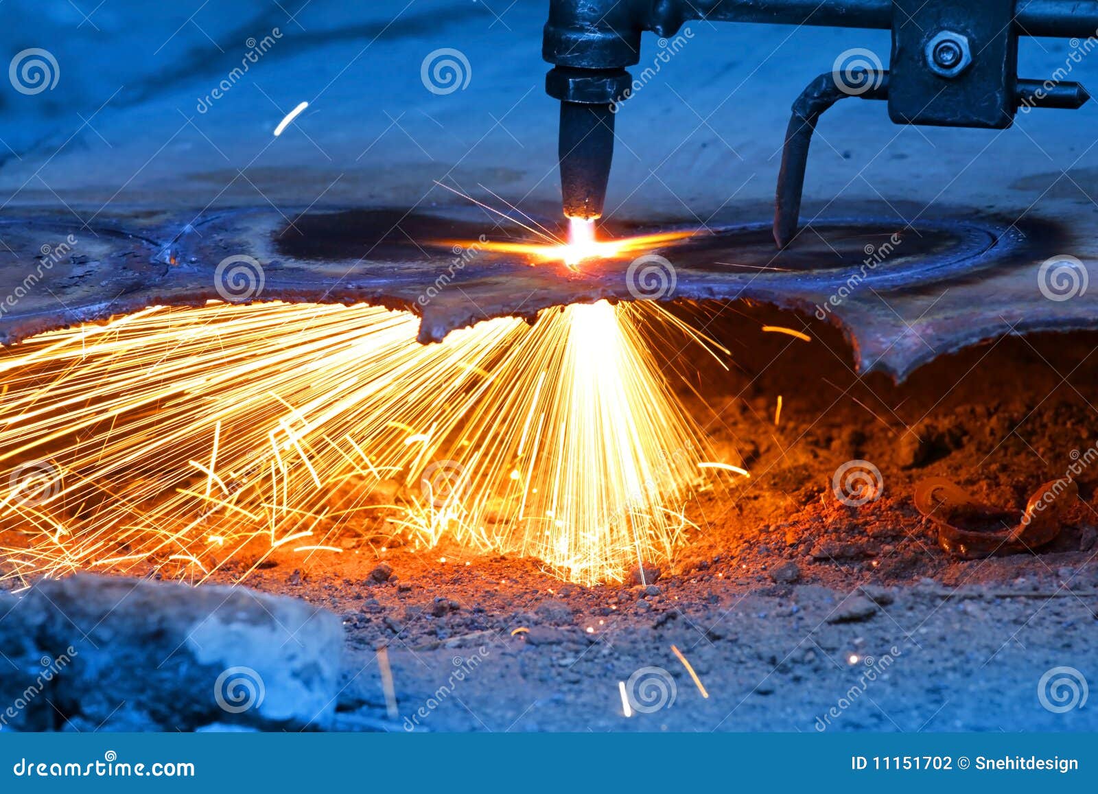 Gas cutting stock photo. Image of workmen, industry, shop - 11151702