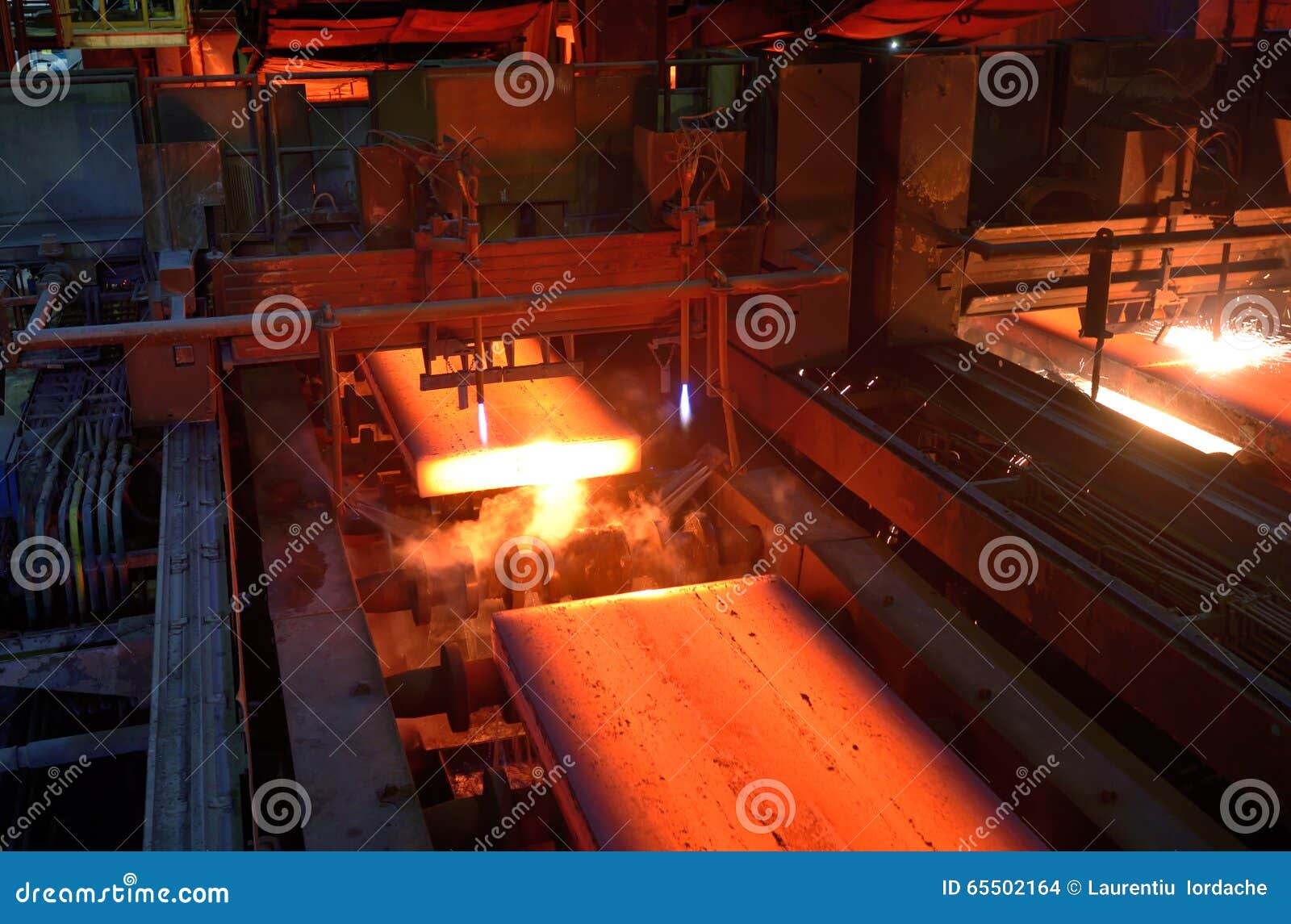 Gas Cutting of the Hot Metal Stock Photo - Image of fire, side: 65502164