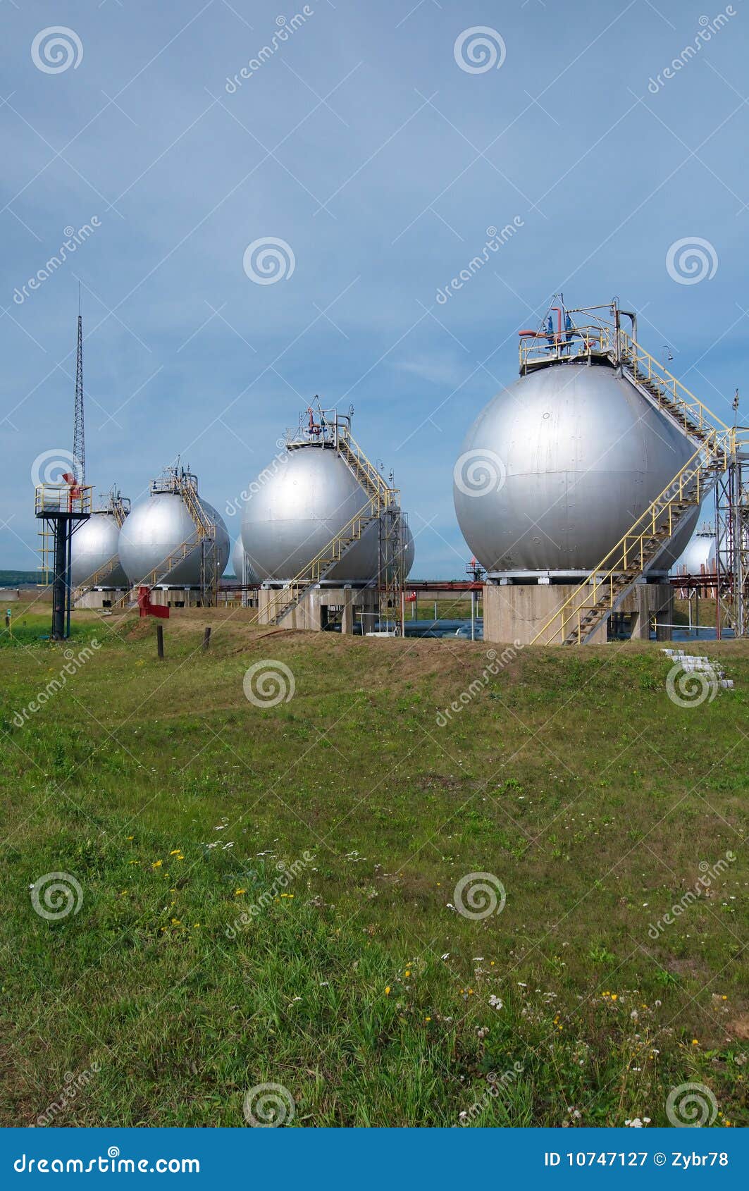Gas-processing industry stock image. Image of energy - 10747127