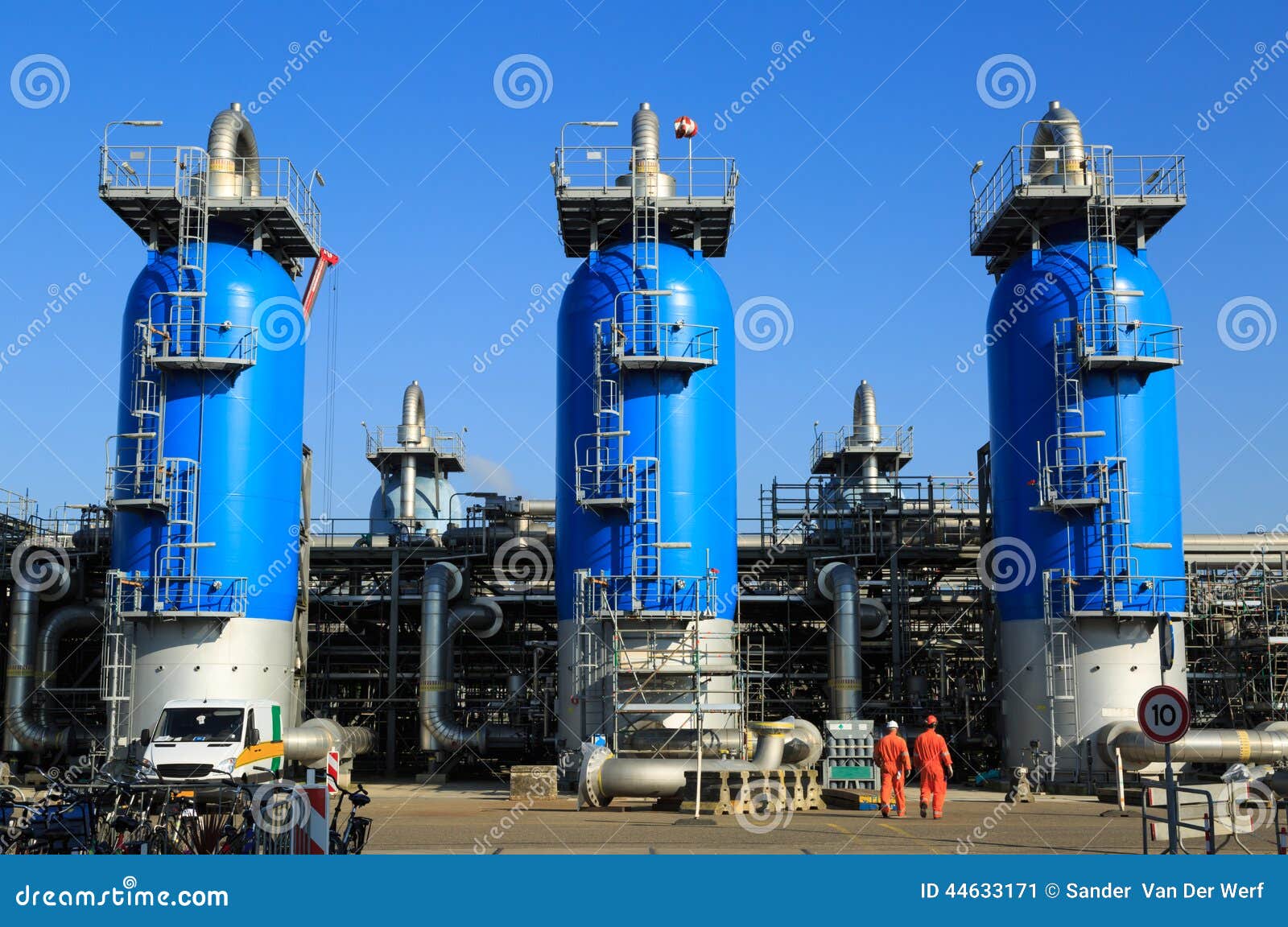 Gas processing plant stock image. Image of factory, piping - 44633171