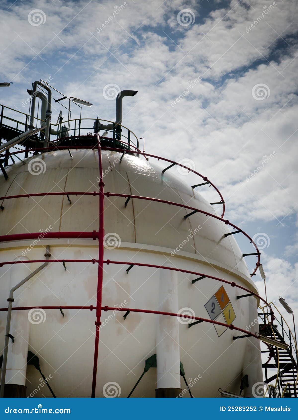 Gas Sphere Tank in Petrochemical Stock Photo - Image of plant ...
