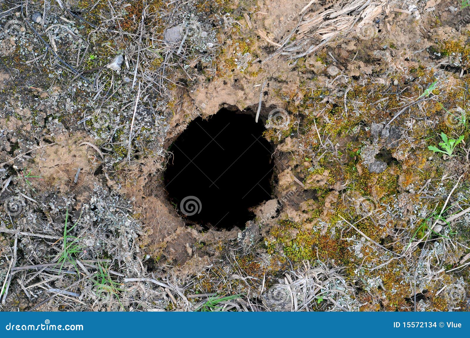 Gat in de grond stock foto. Image of diep, achtergrond - 15572134