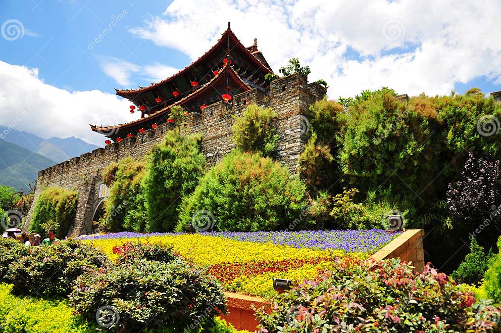 The Gate of Ancient City of Dali Stock Photo - Image of bells, green ...