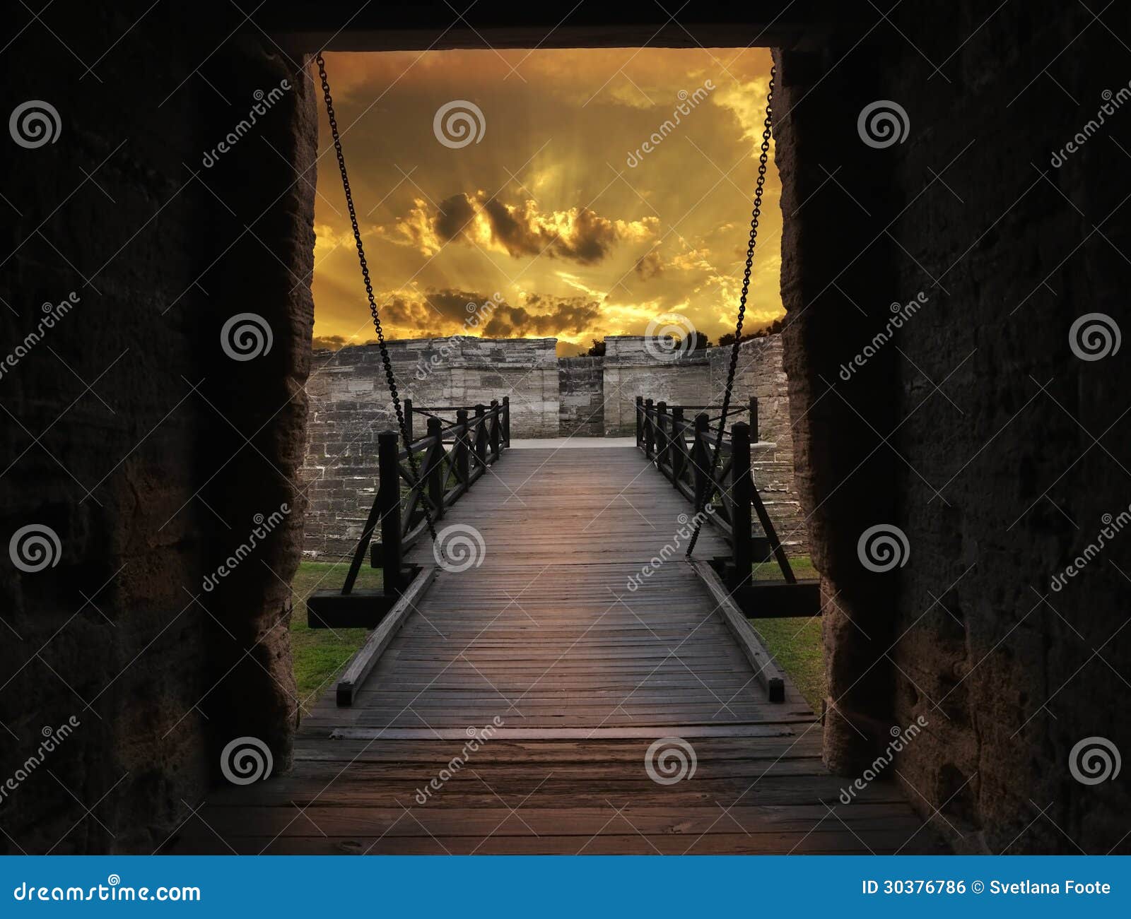 Gate and Bridge of Old Fort Stock Photo - Image of vintage, medieval ...