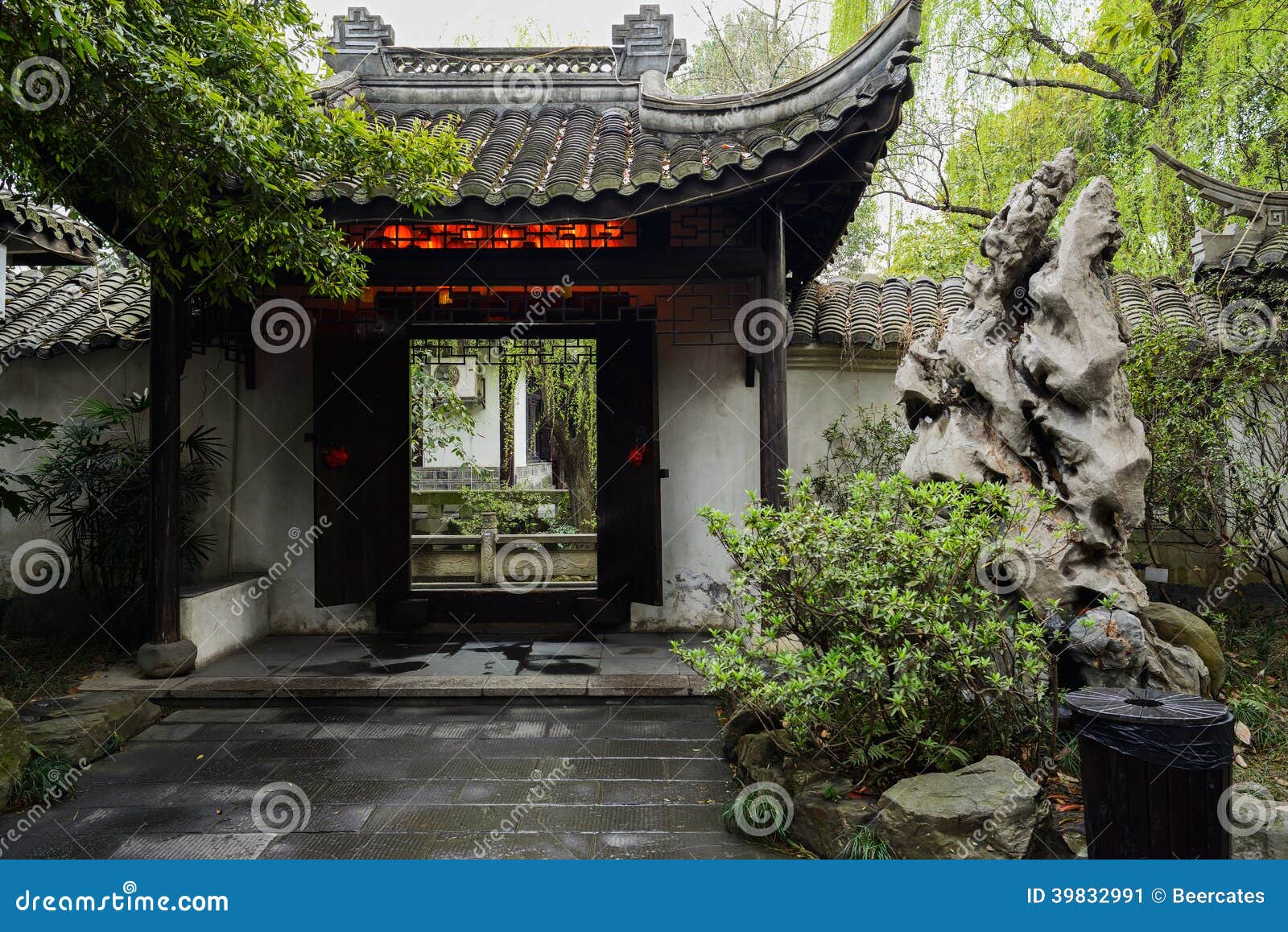 Gate of Chinese Old Building Stock Image - Image of entrance, lantern ...