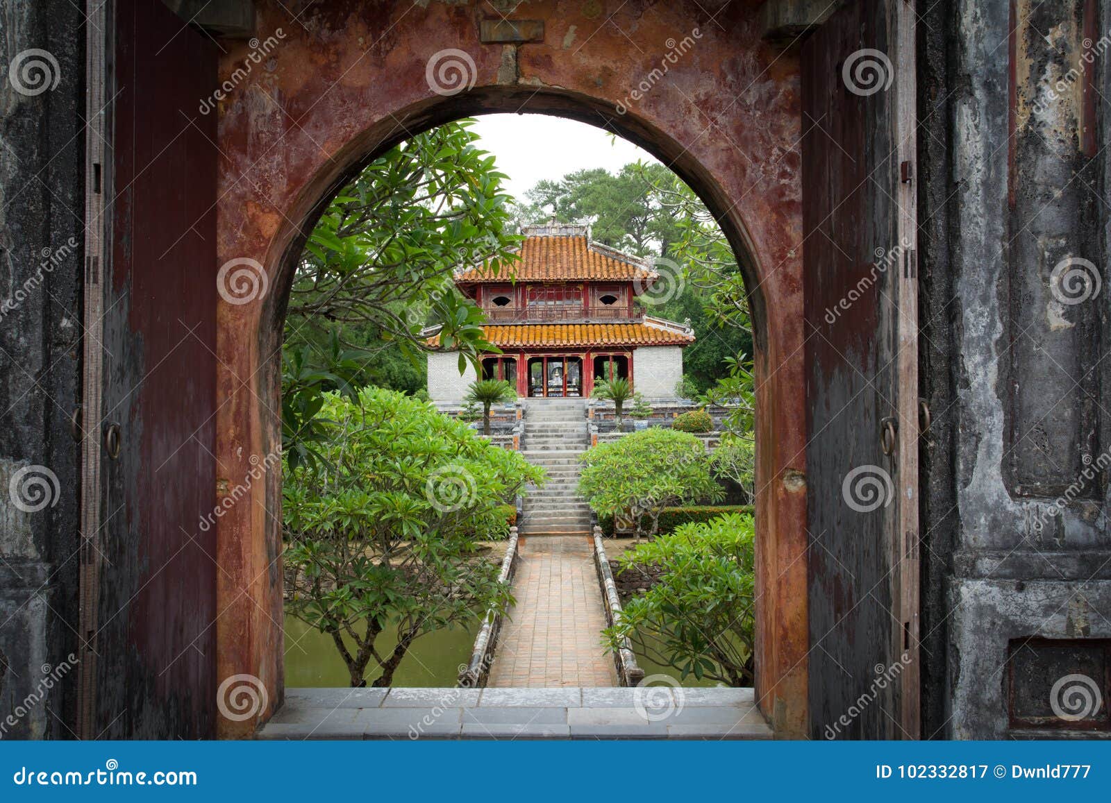 Gate and Ancient Chinese Temple Stock Image - Image of china, asian ...