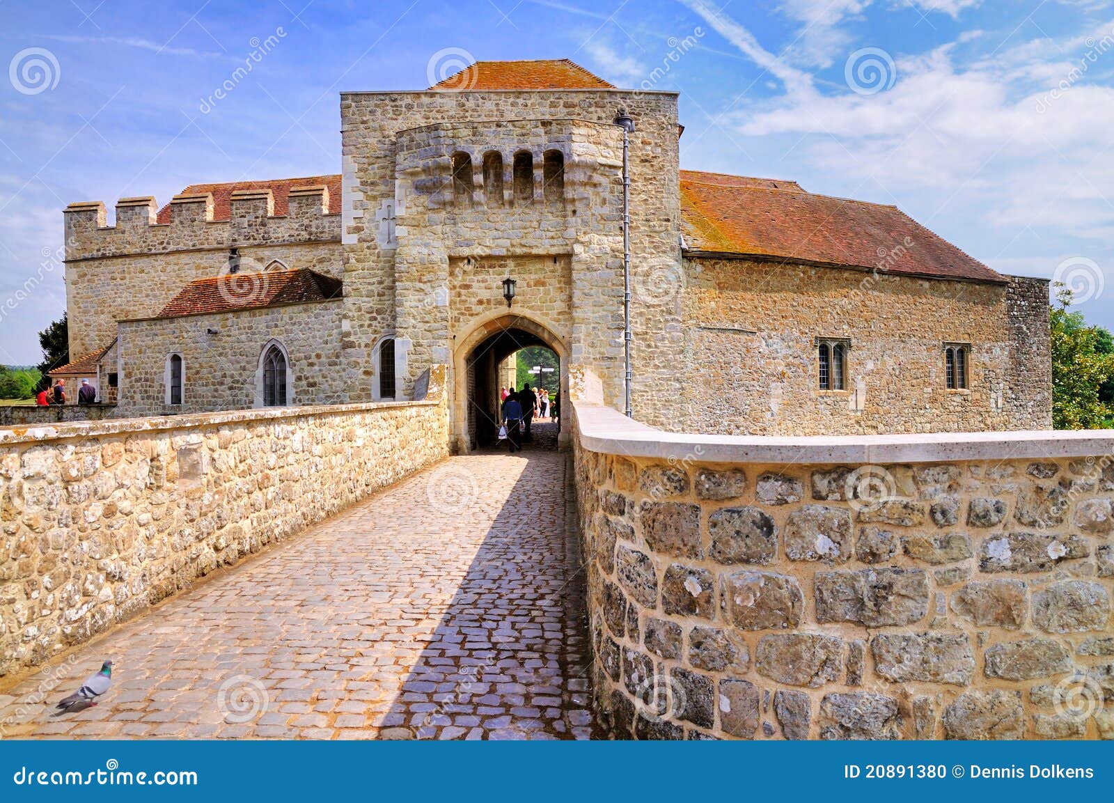 Gate of Leeds Castle editorial image. Image of gate, canterbury - 20891380