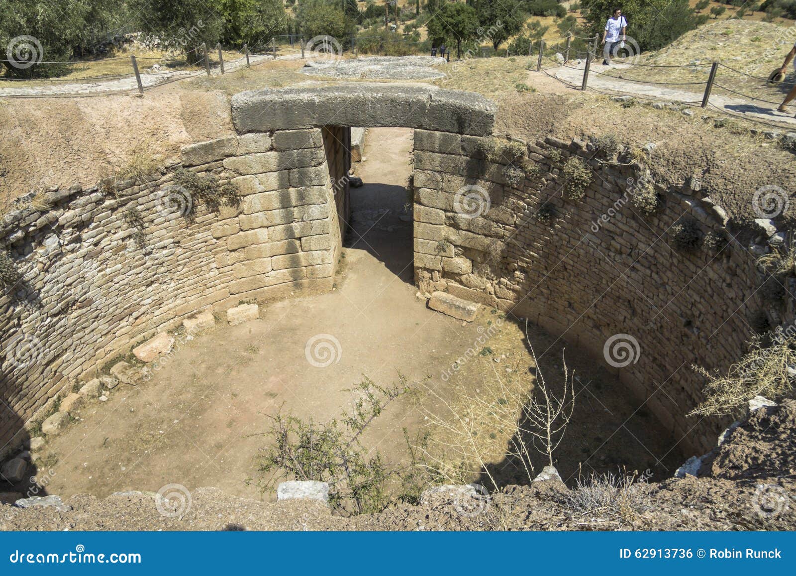 Gate at Mycenae, Greece editorial photo. Image of guard - 62913736