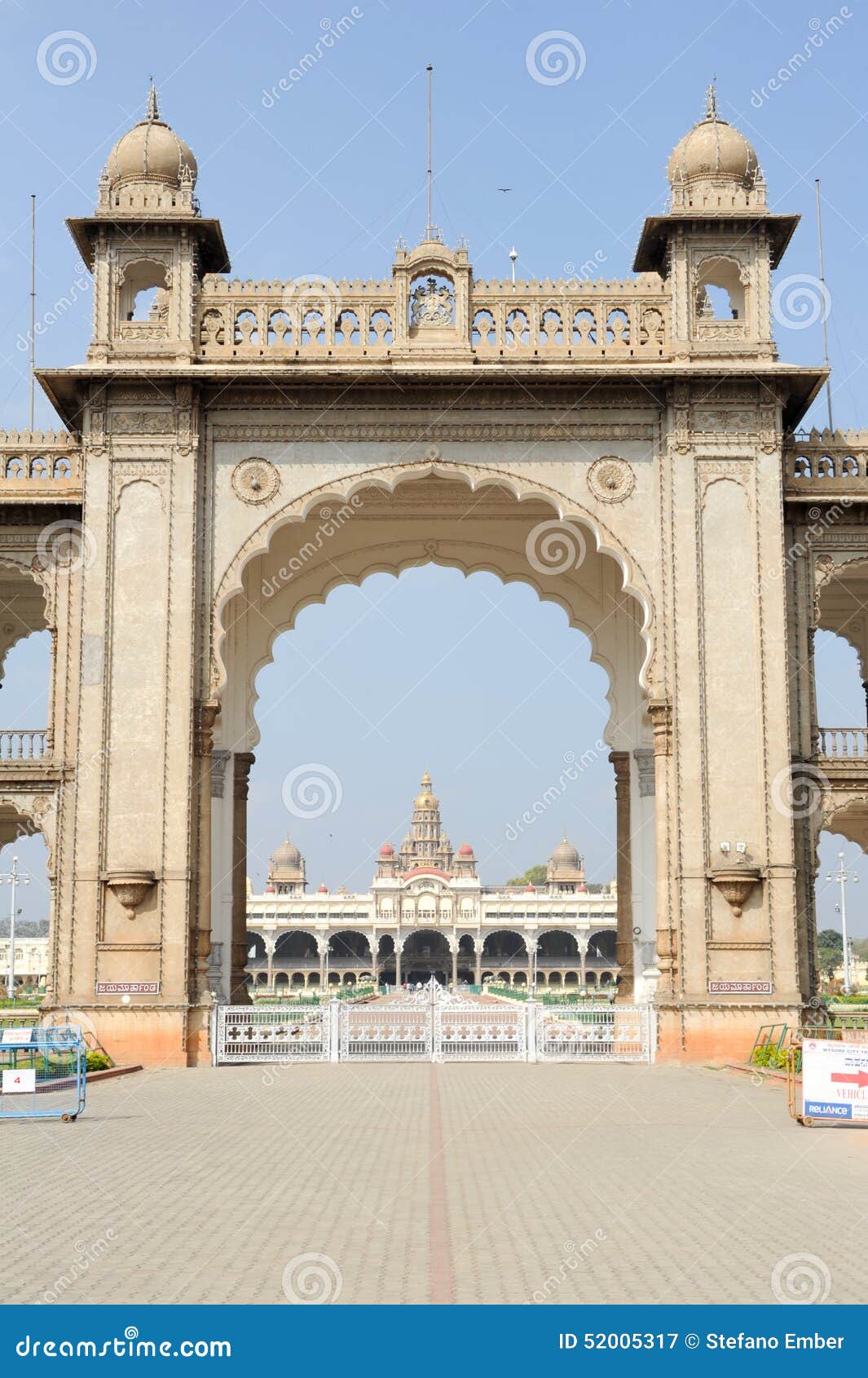 Gate of the Mysore Palace editorial photography. Image of historic ...