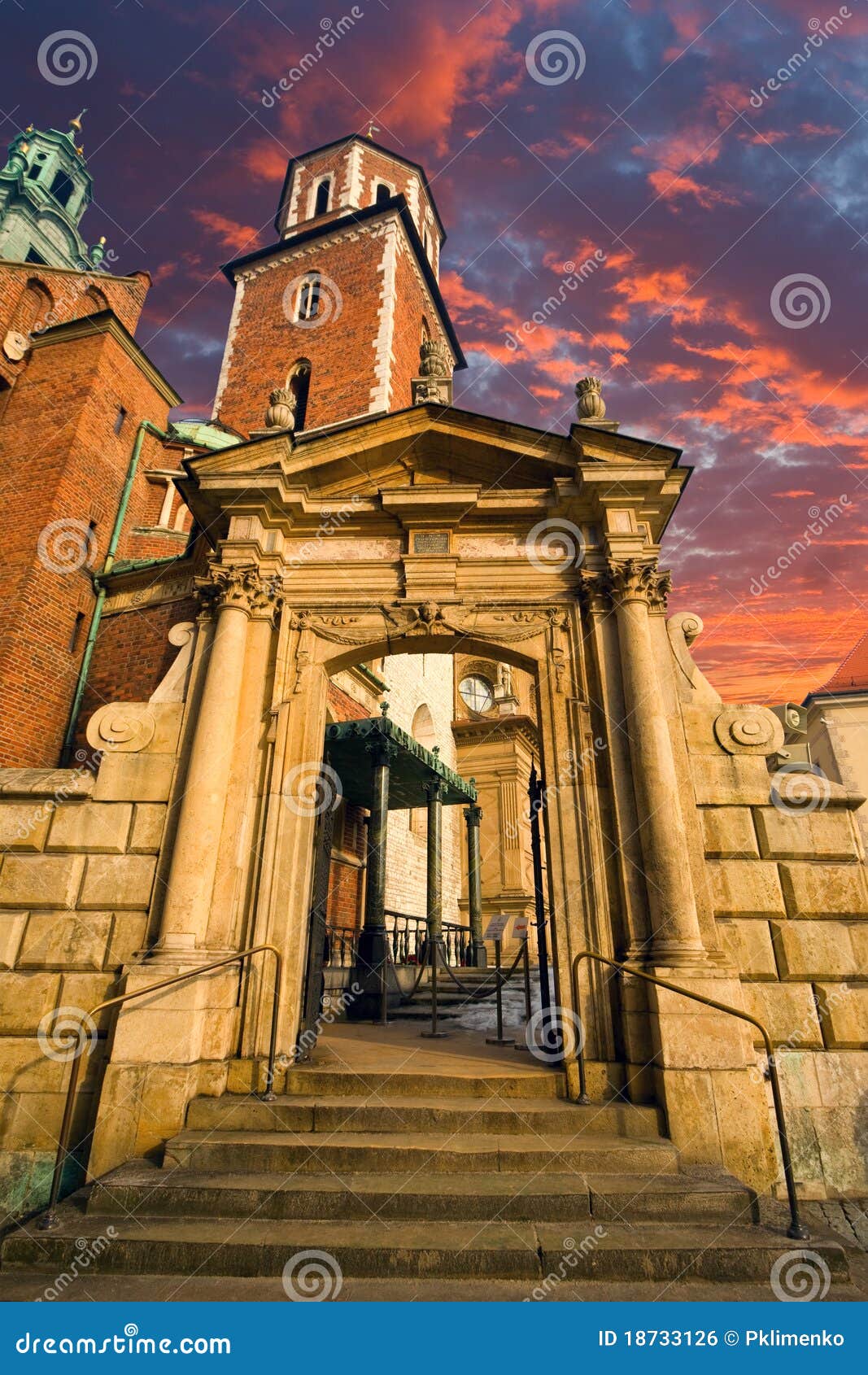Gate in old castle stock photo. Image of church, cracovia - 18733126