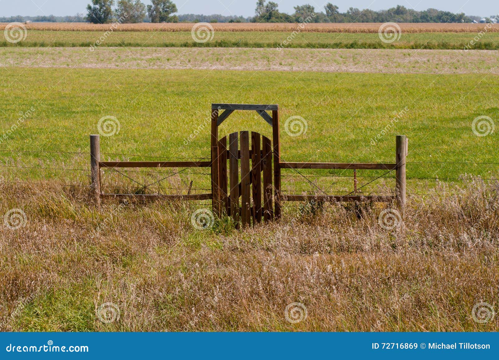 Gate into the Pasture stock image. Image of wooden, enter - 72716869
