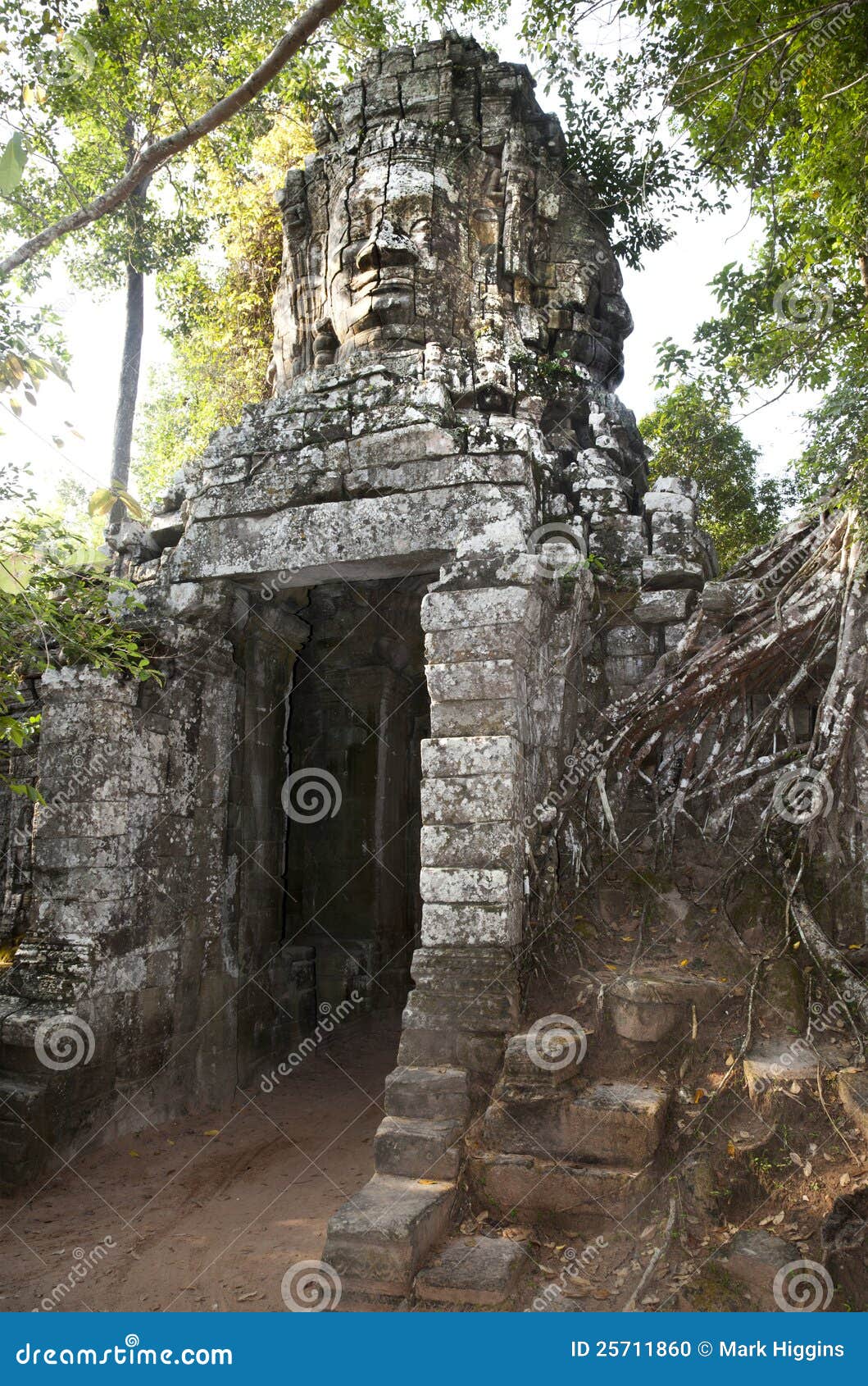 Gate to angkor wat stock photo. Image of landmark, reap - 25711860