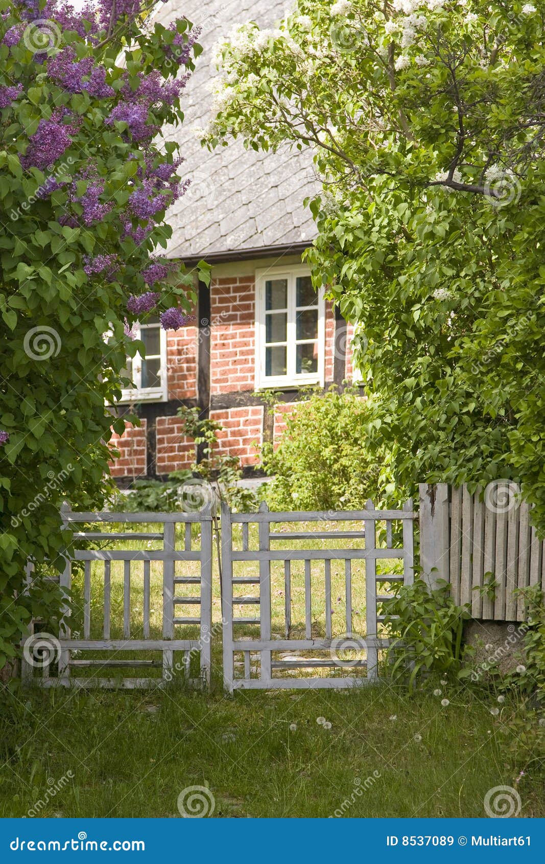 Gate to Cozy House stock image. Image of house, brickhouse - 8537089