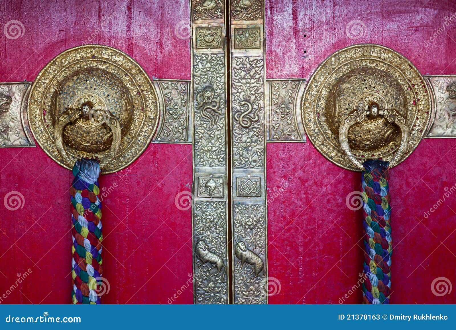 Tibetan Gates Royalty-Free Stock Photography | CartoonDealer.com #32666081