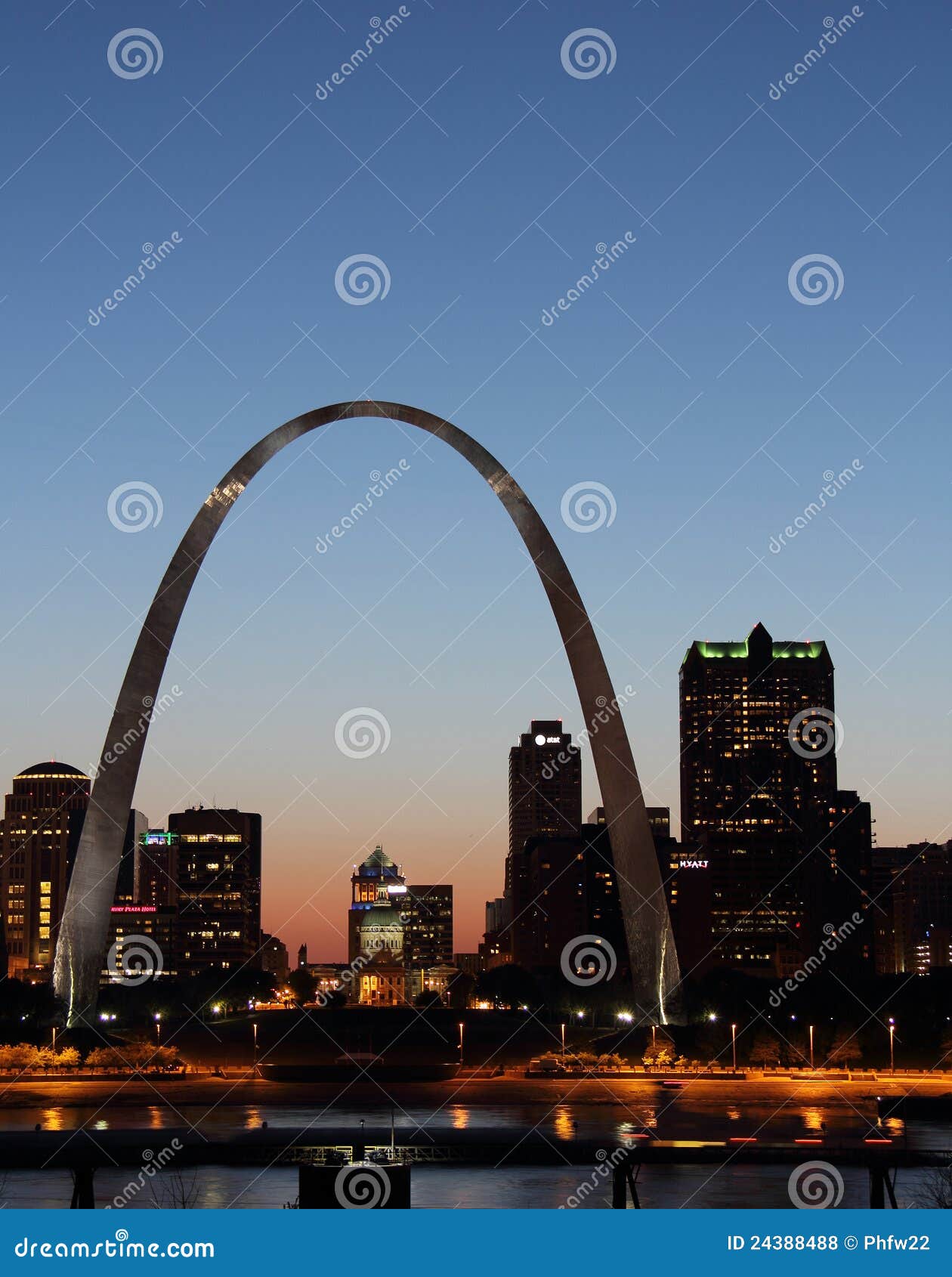 Gateway Arch in ST. Louis Night View Editorial Stock Photo - Image of ...