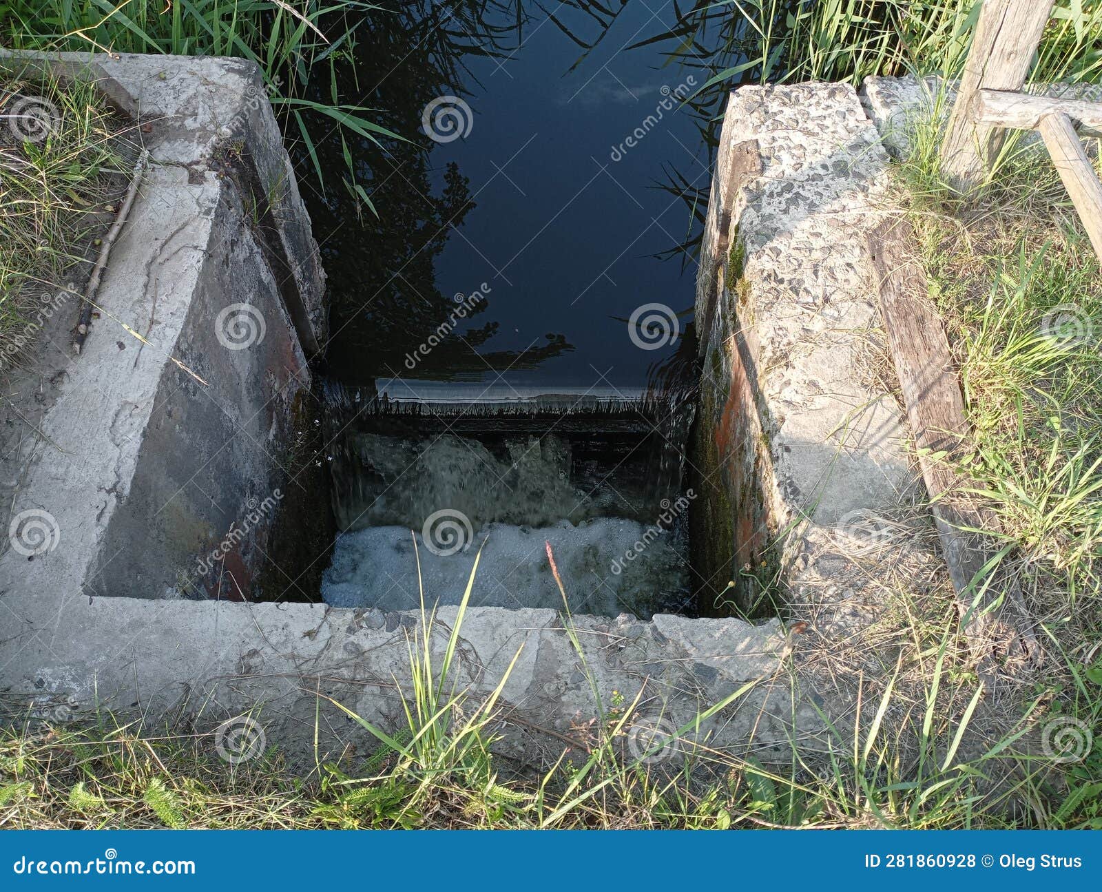 Gateway on the Channel. Water Level Control in the Reservoir Stock ...