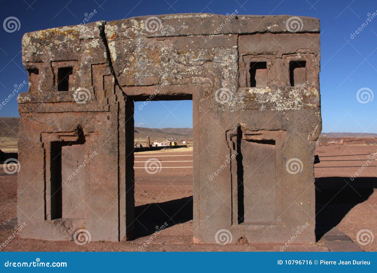 Gateway Del Sol En Tiwanaku Foto de archivo - Imagen de ruina ...